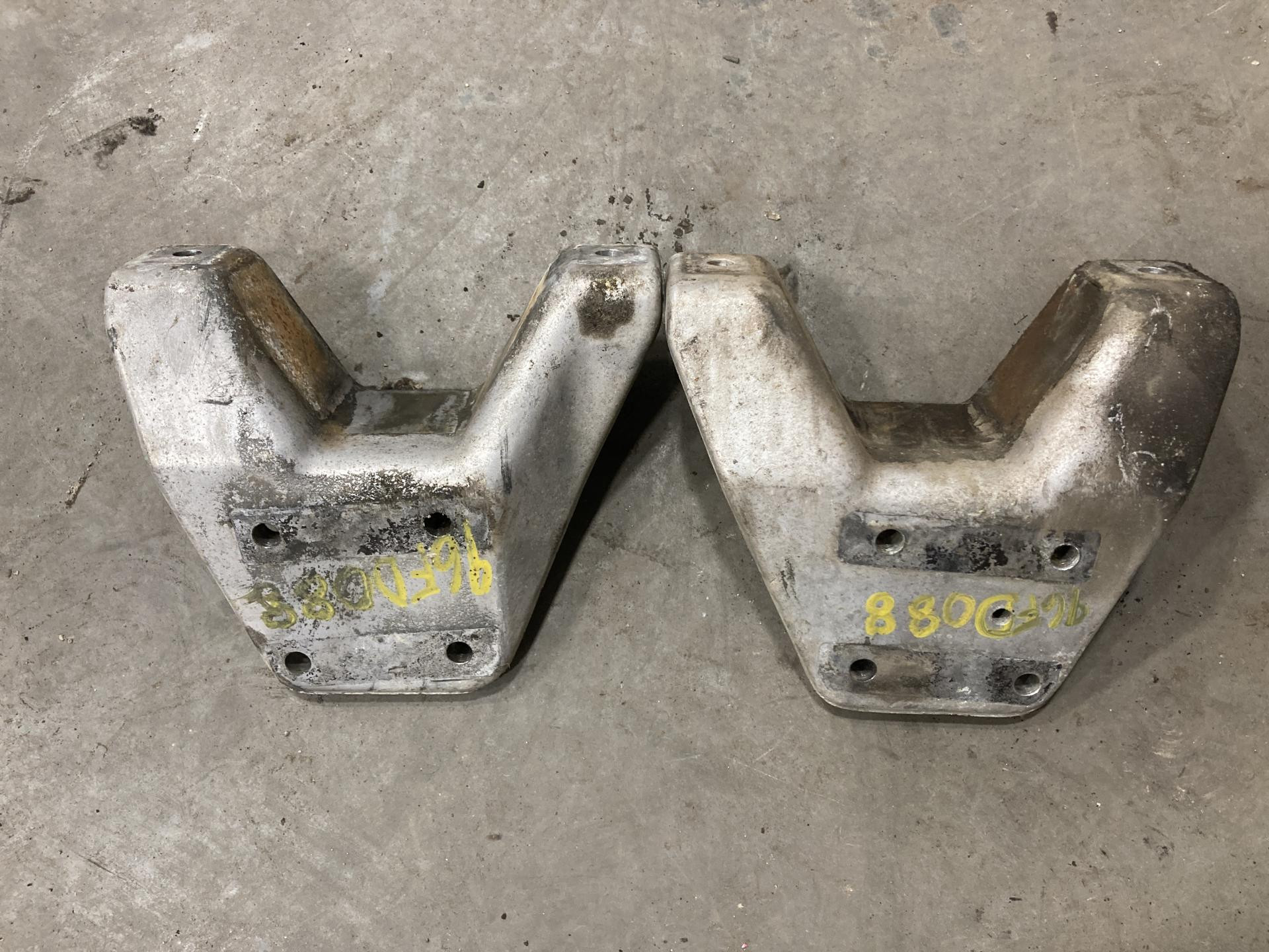 F6HT-6A070-BA / F6HT-6096-BA | Cummins OTHER Engine Mount for Sale