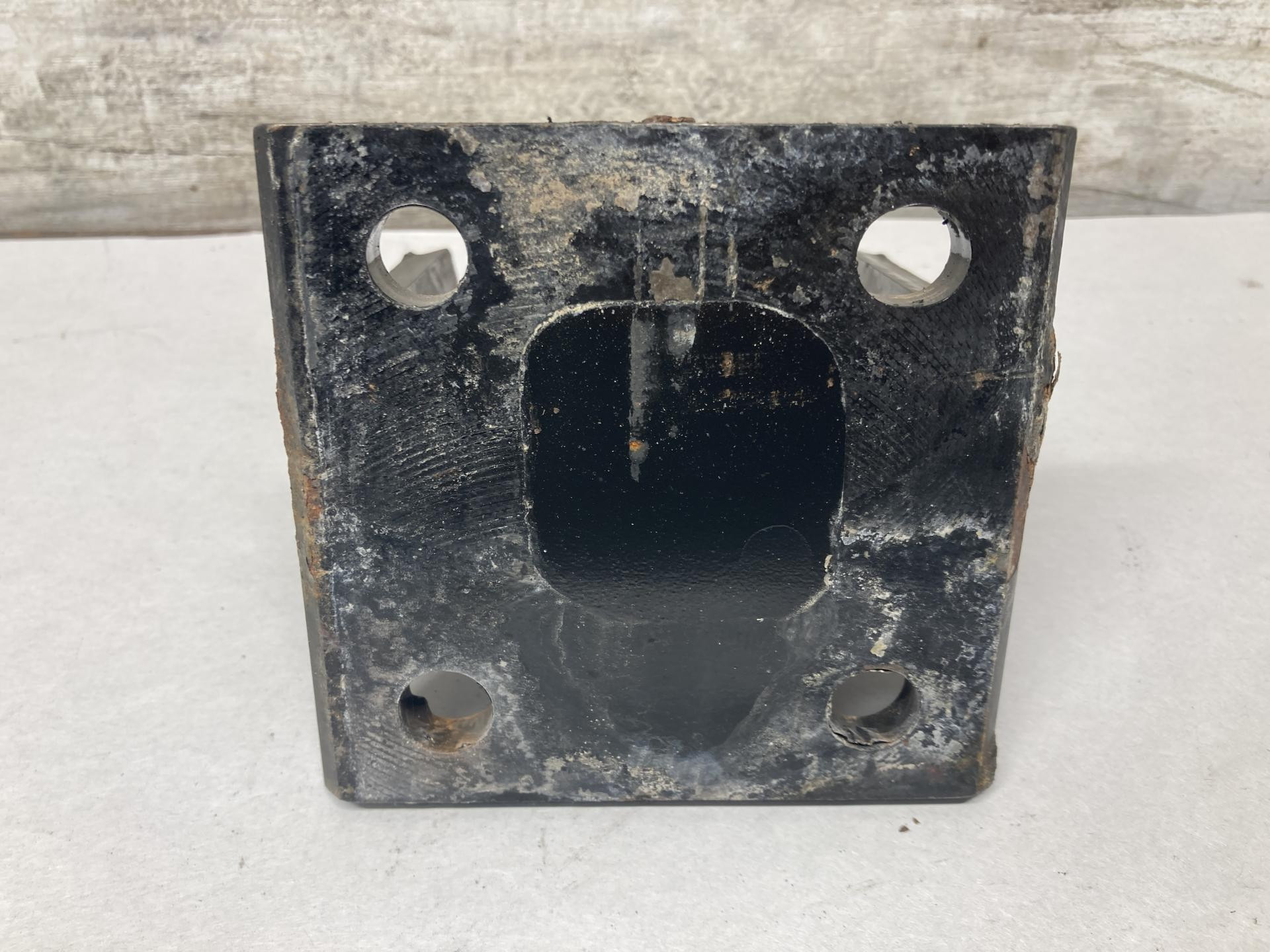 D62-6068 | Paccar PX9 Engine Mount for Sale