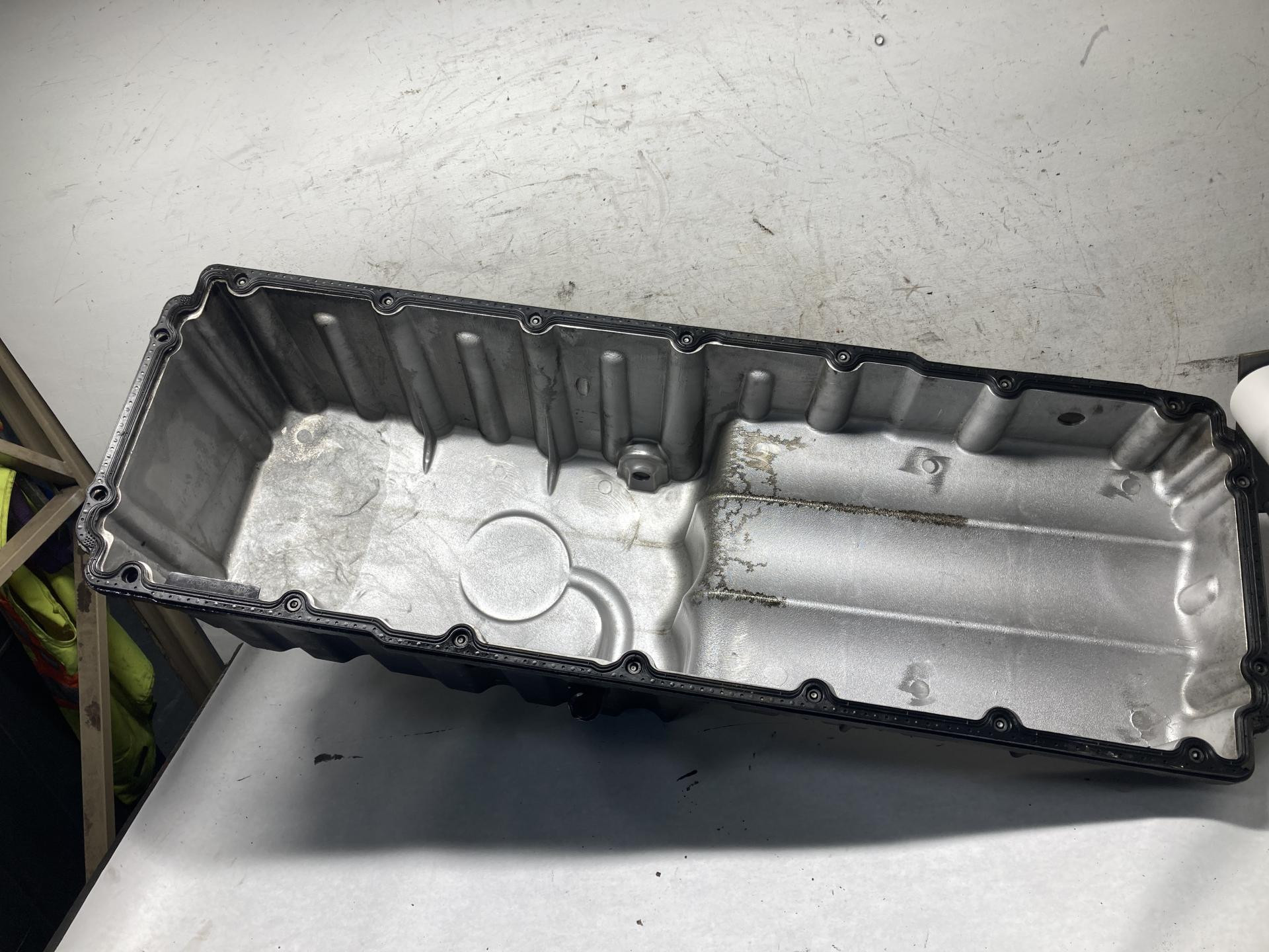 Detroit DD15 Engine Oil Pan for Sale