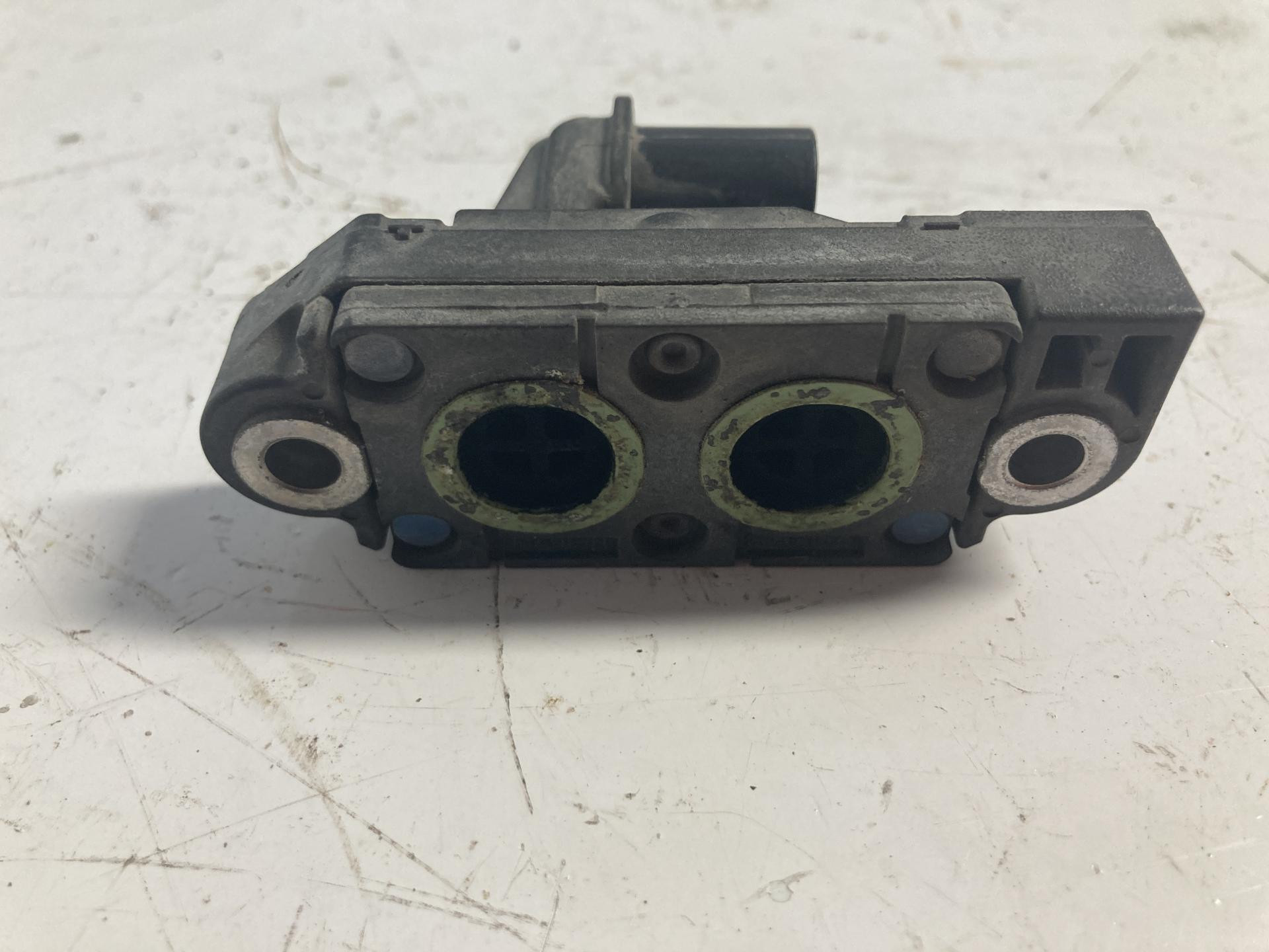 10R-042219 | Detroit DD15 Engine Sensor for Sale