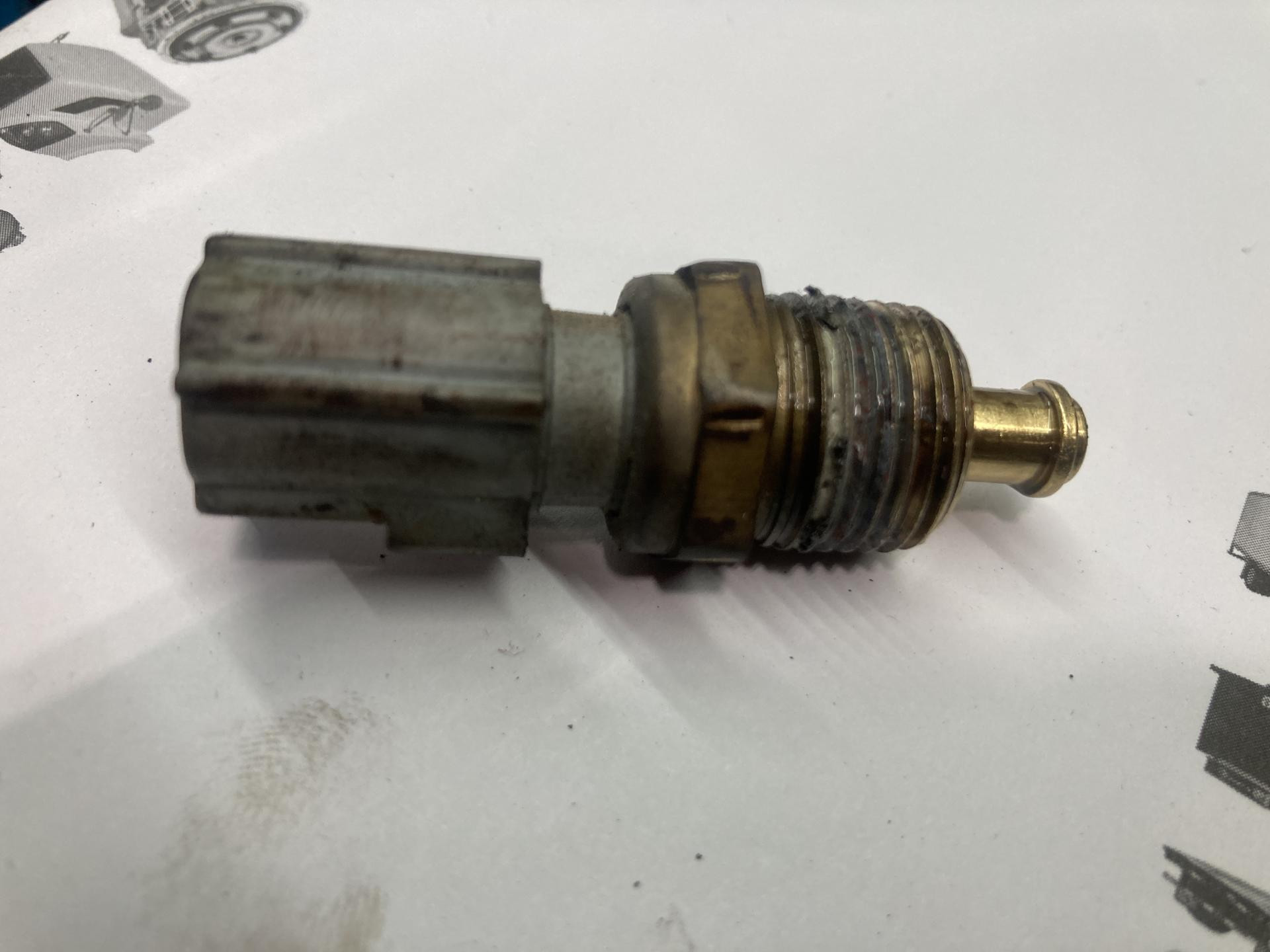 1889511C1 | International DT466E Engine Sensor for Sale