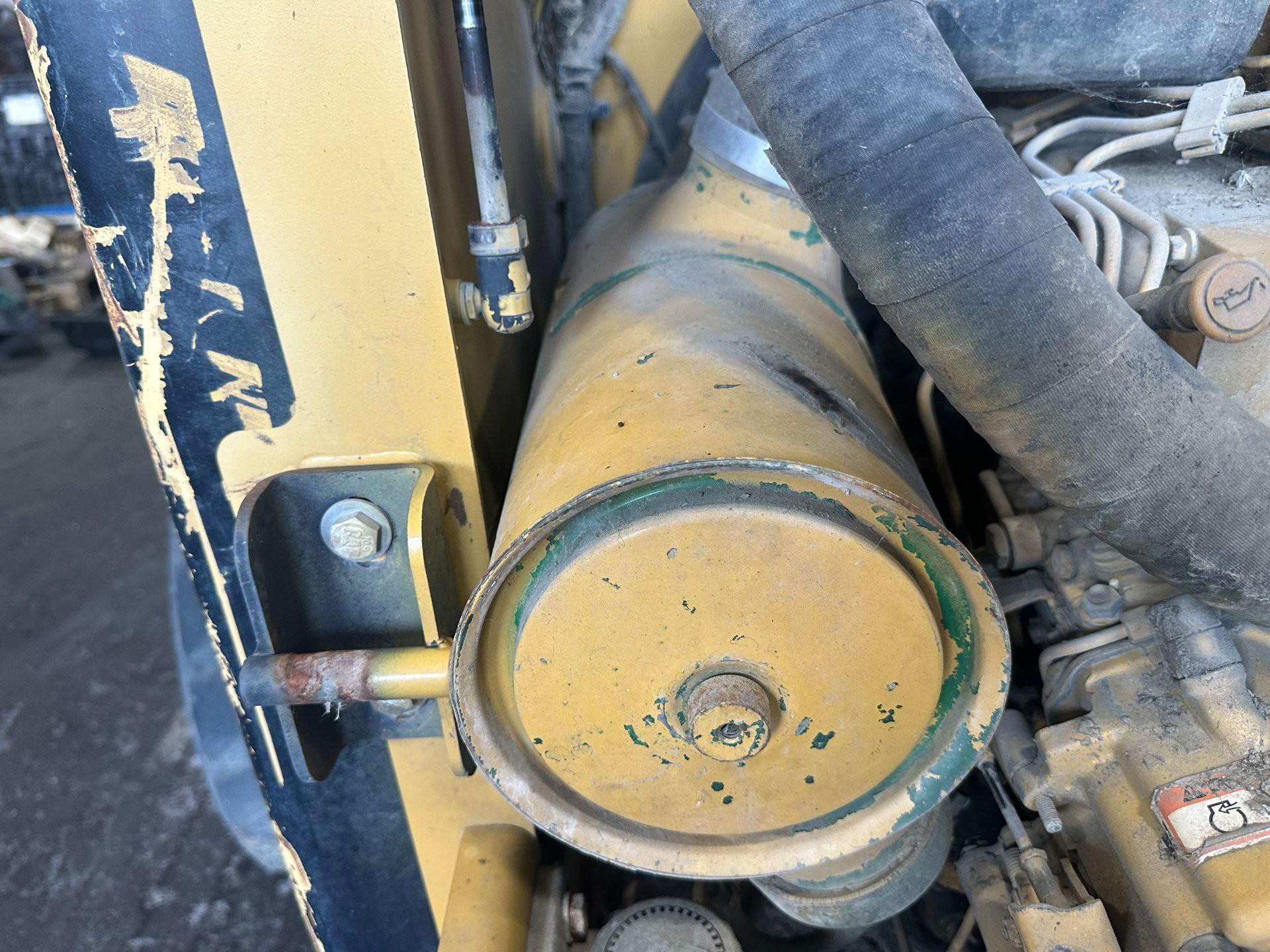 140-2331 | CAT 216 Air Cleaner for Sale