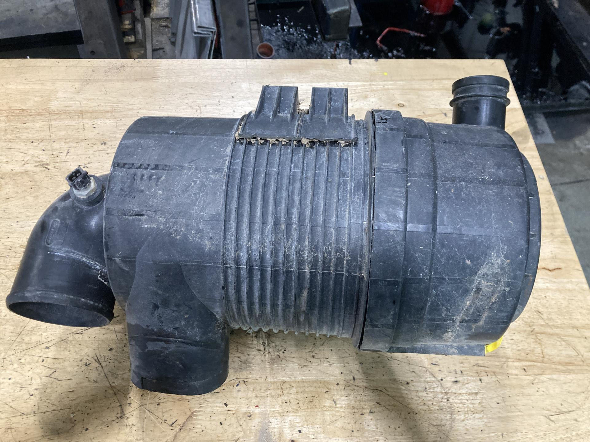 47402361 | Case TR310 Air Cleaner for Sale