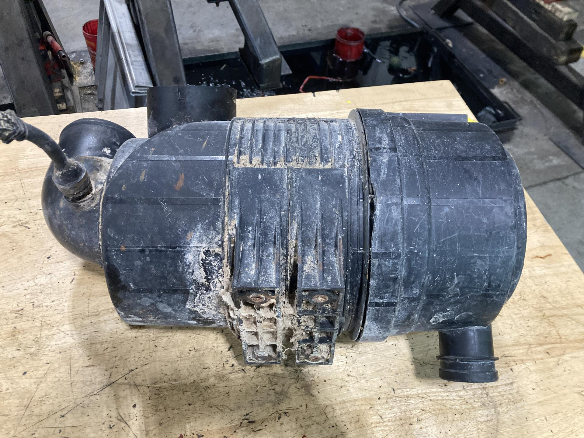 47402361 | Case TR310 Air Cleaner for Sale