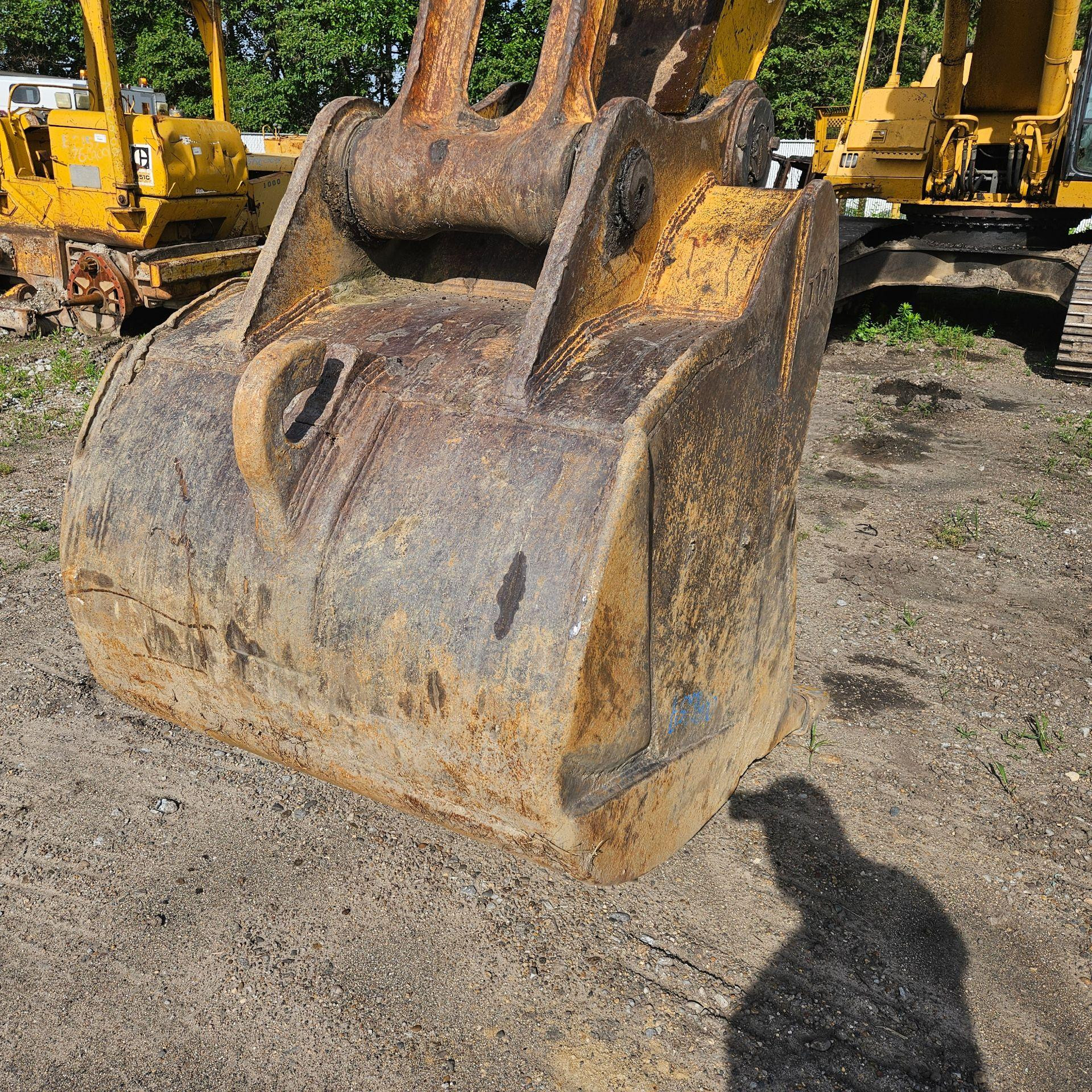 John Deere 330C LC Attachments, Excavator for Sale