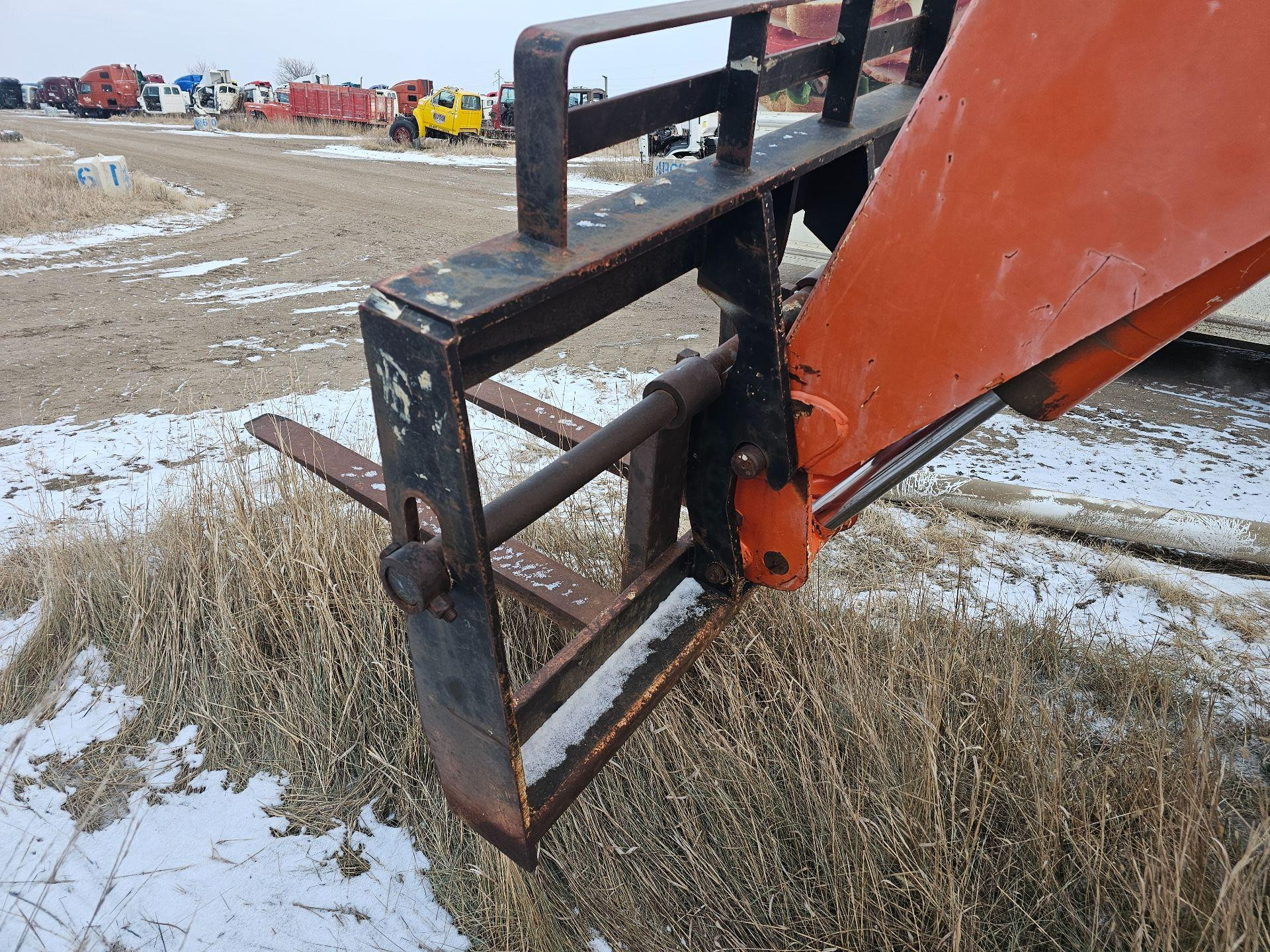 7086304 | Skytrak 8042 Attachments, Telehandler for Sale