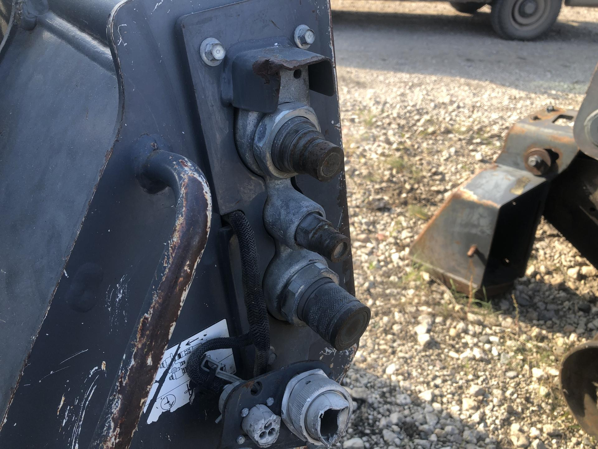 AT405633 | John Deere 323E Equip Auxiliary Coupler for Sale