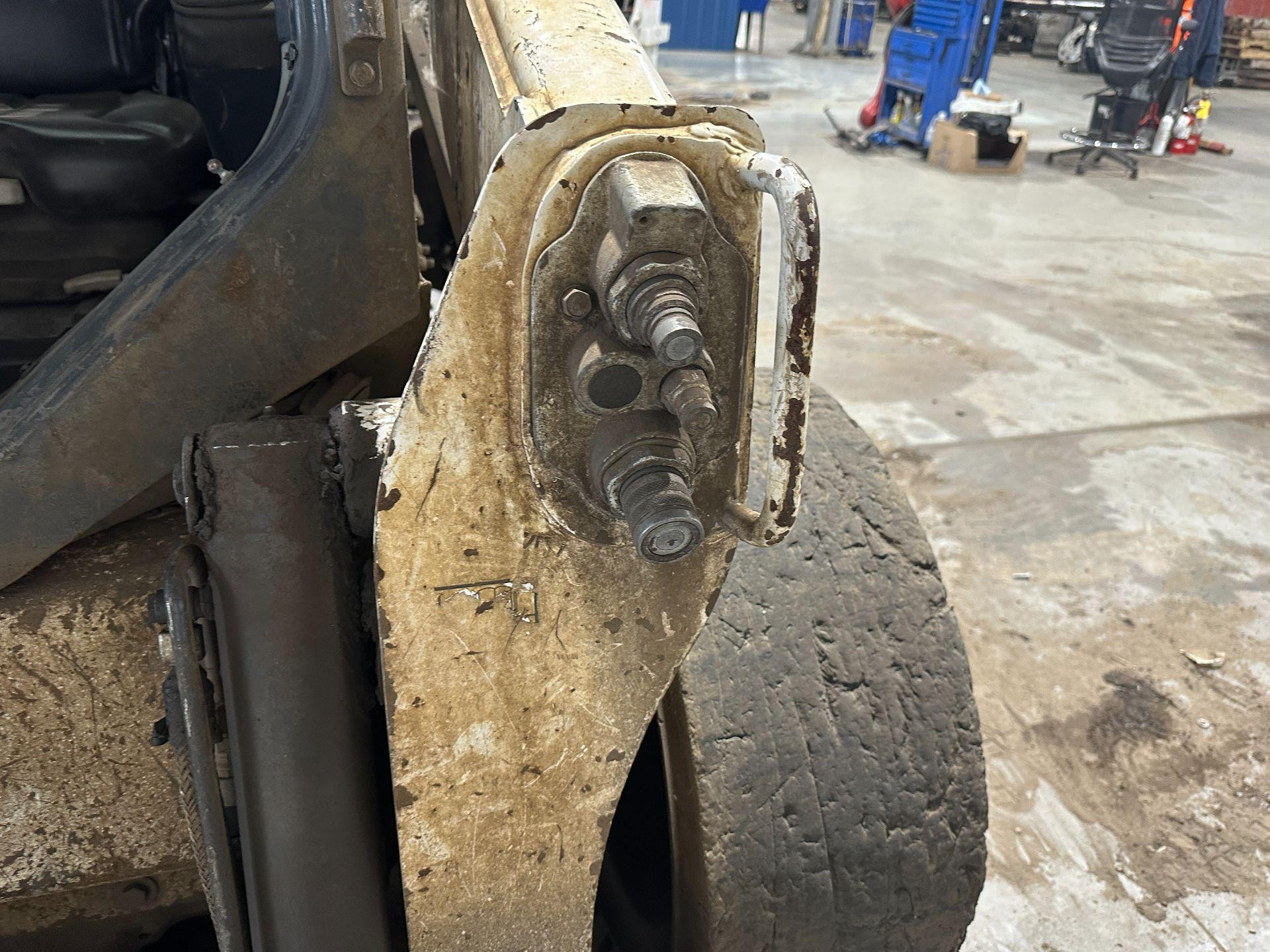 Bobcat S770 Equip Auxiliary Coupler for Sale
