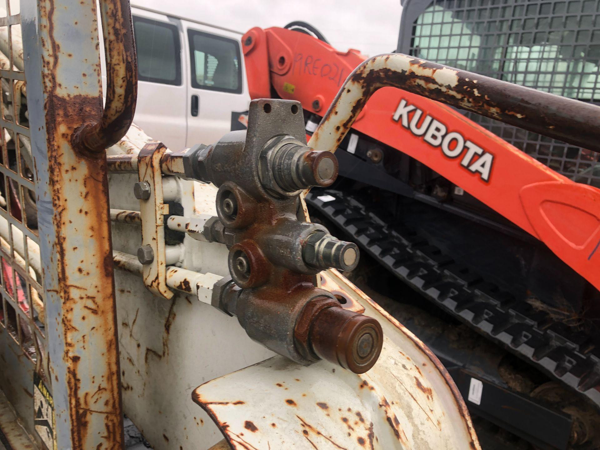 1901747000 | Takeuchi TL130 Equip Auxiliary Coupler for Sale