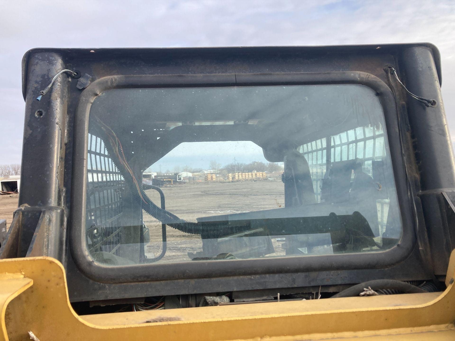 142-9319 | CAT 252 Back Glass for Sale