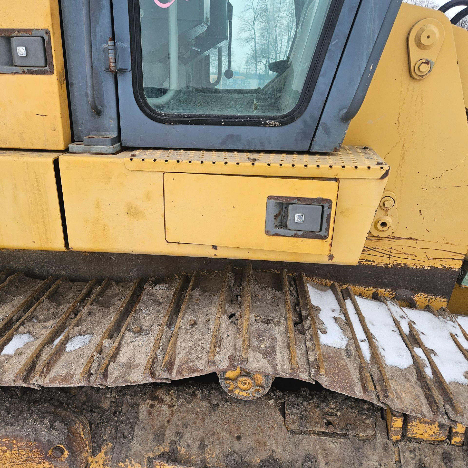 AT275787 | John Deere 655C Body, Misc. Parts for Sale