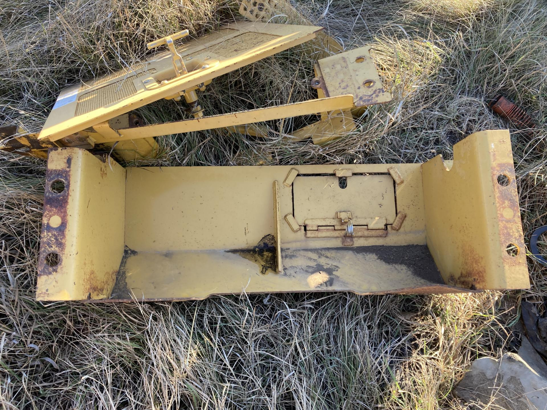 210-2299 | CAT D6R Body, Misc. Parts for Sale