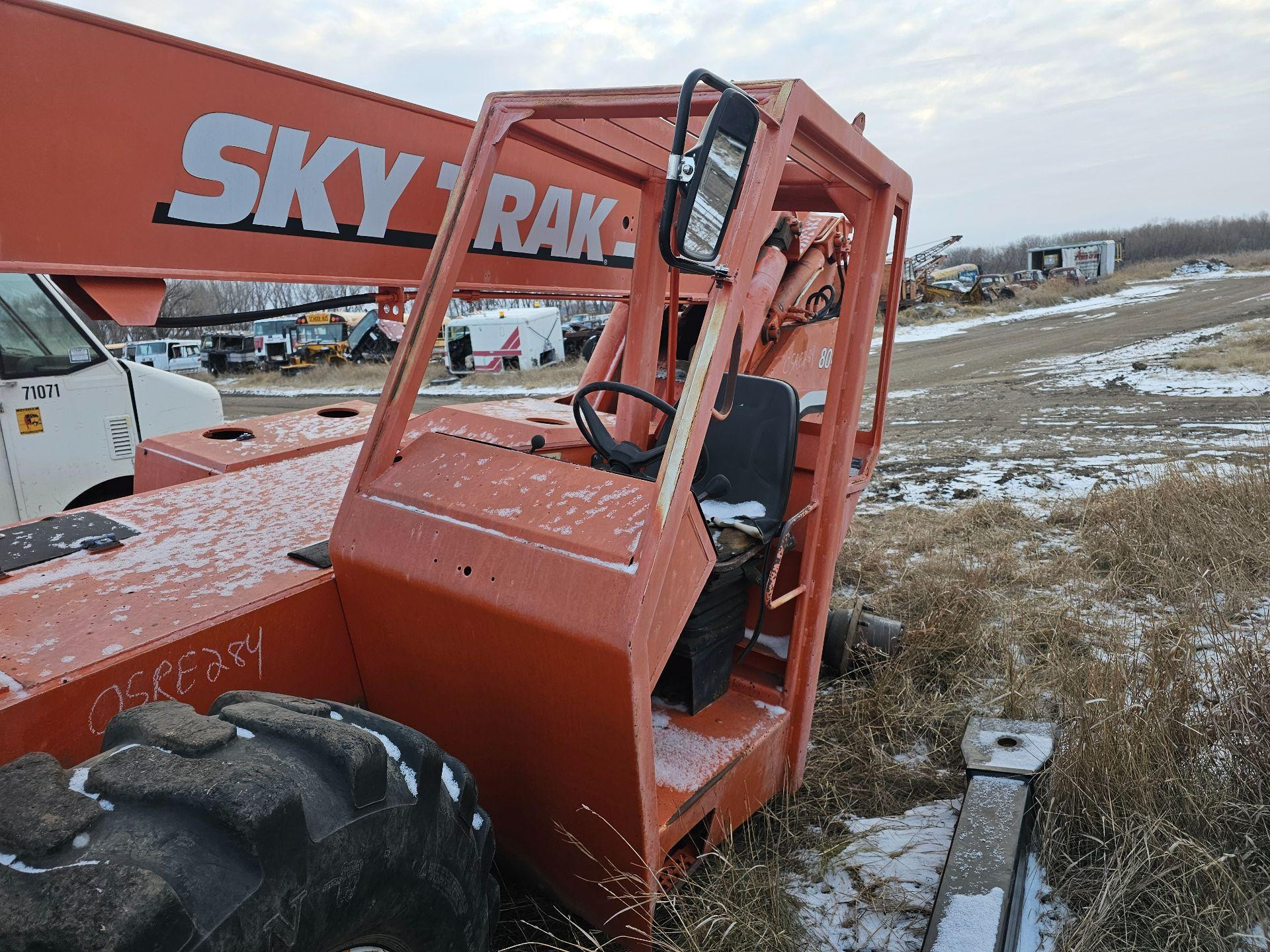 7112102 | Skytrak 8042 Cab Assembly for Sale