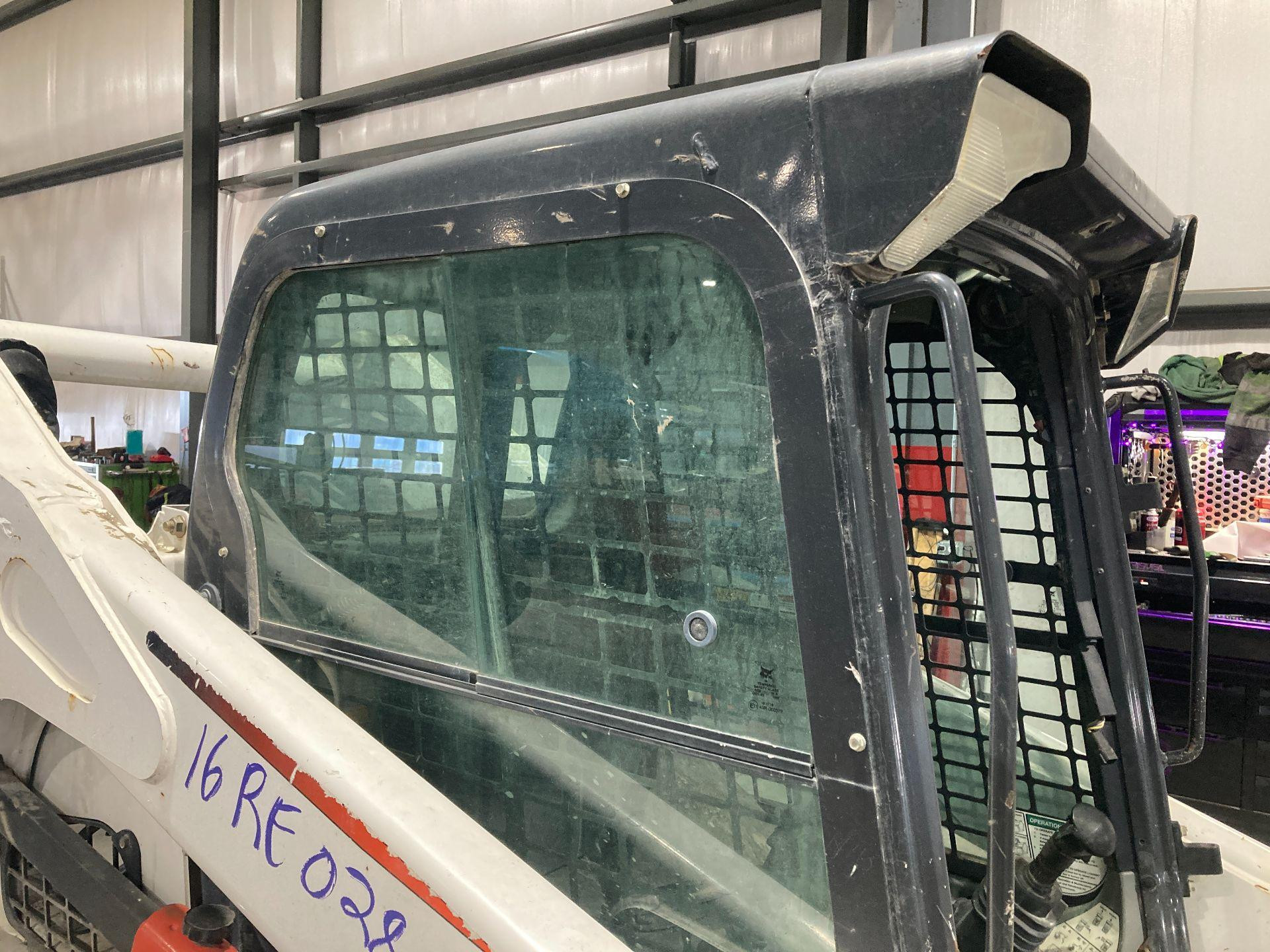 7442381 | Bobcat T770 Equip Side Glass for Sale