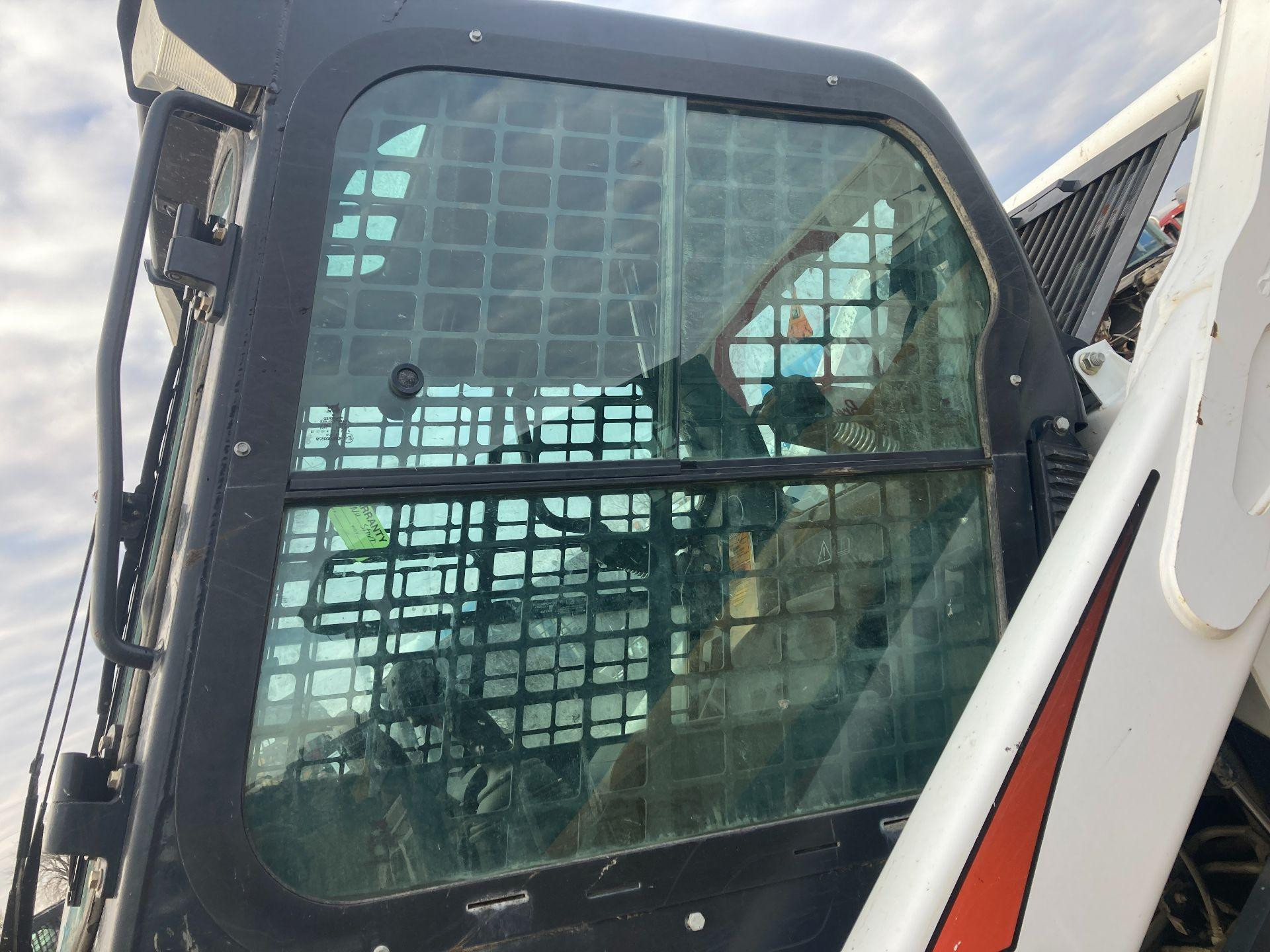 7148069, 7148069 | Bobcat T770 Equip Side Glass for Sale