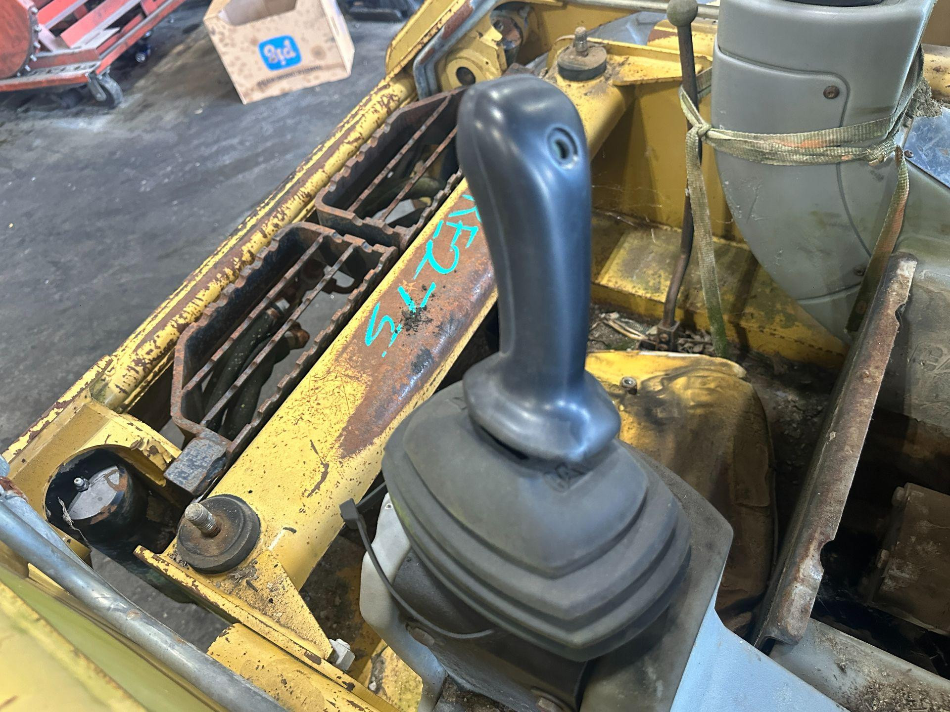 142-8685 | CAT 216 Controls for Sale