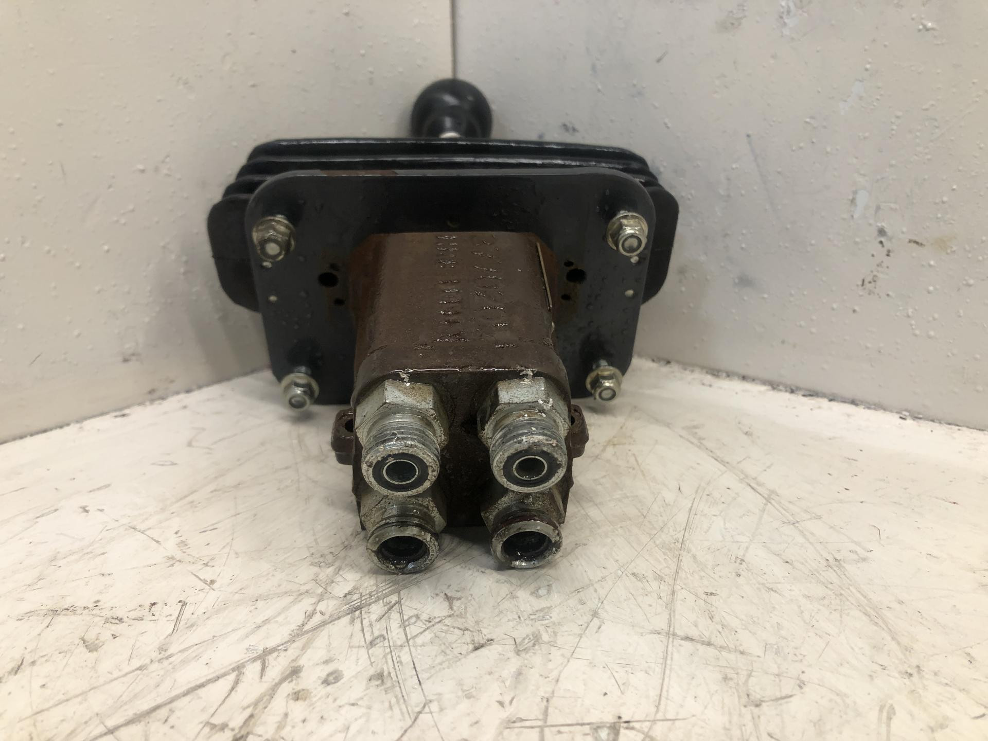 AT228250 | John Deere 544K Controls for Sale