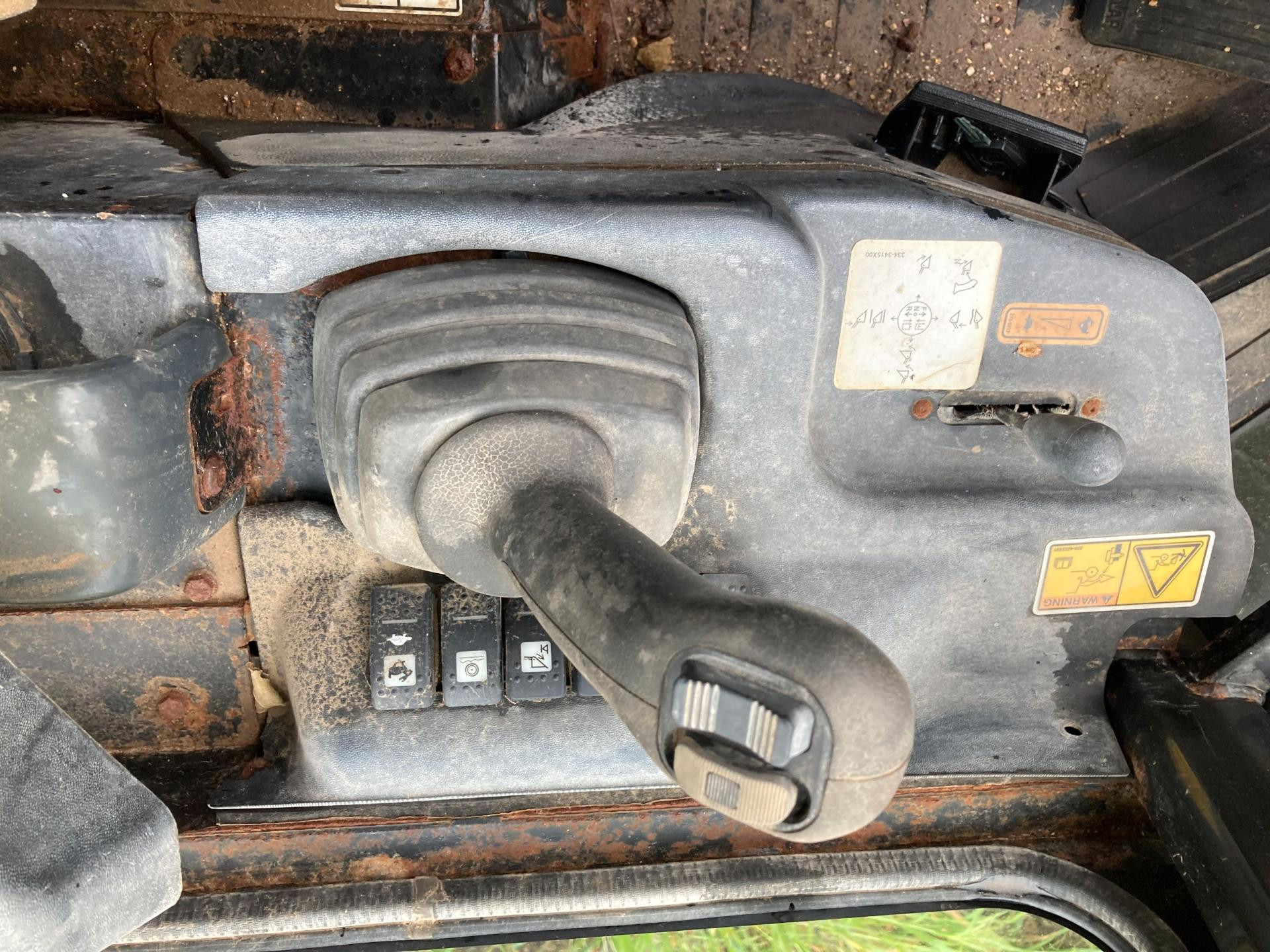 CAT 904H Controls for Sale