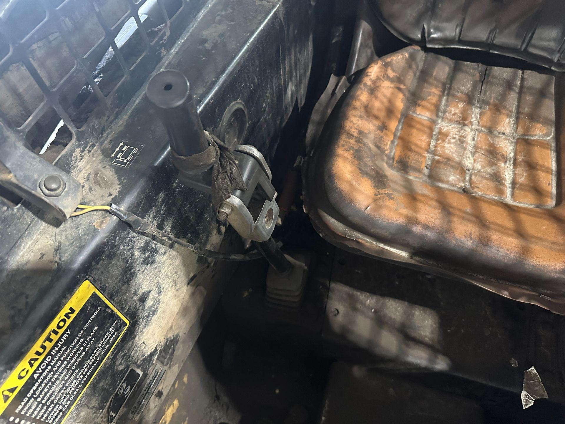 9805885 | New Holland LX665 Controls for Sale