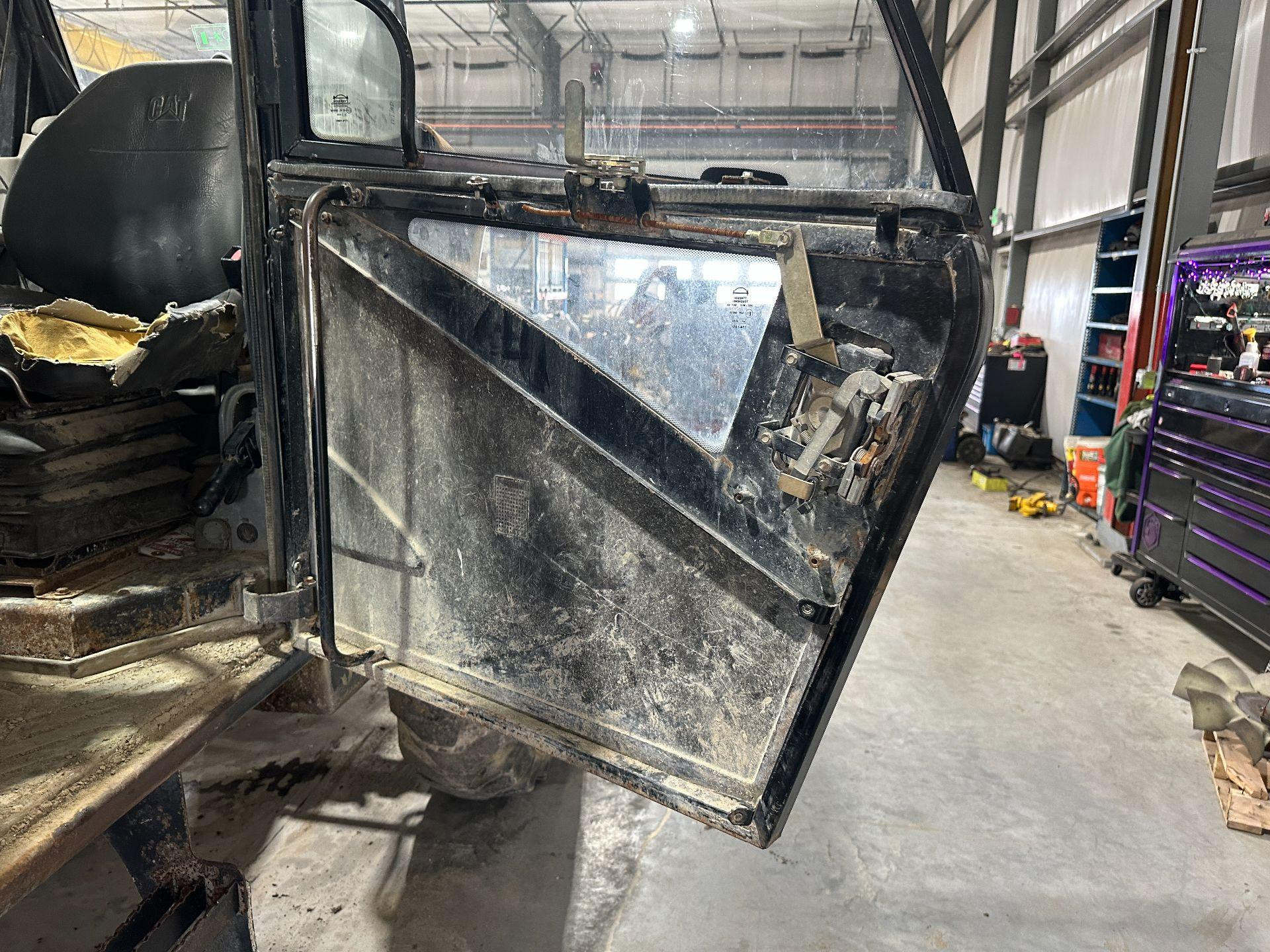 174-1052 | CAT TH460B Door Assembly for Sale