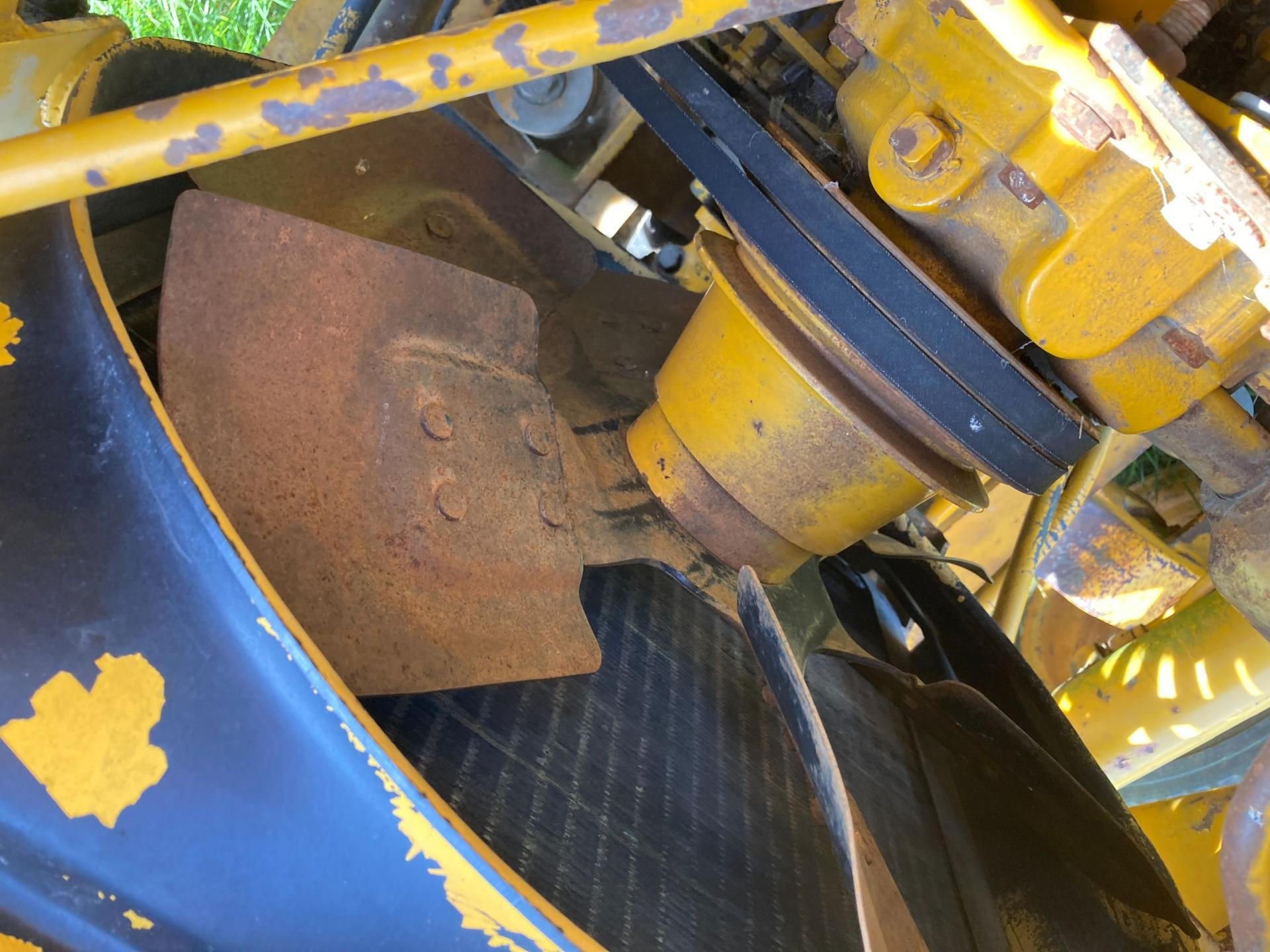 AT75598 | John Deere 410B Fan Blade for Sale