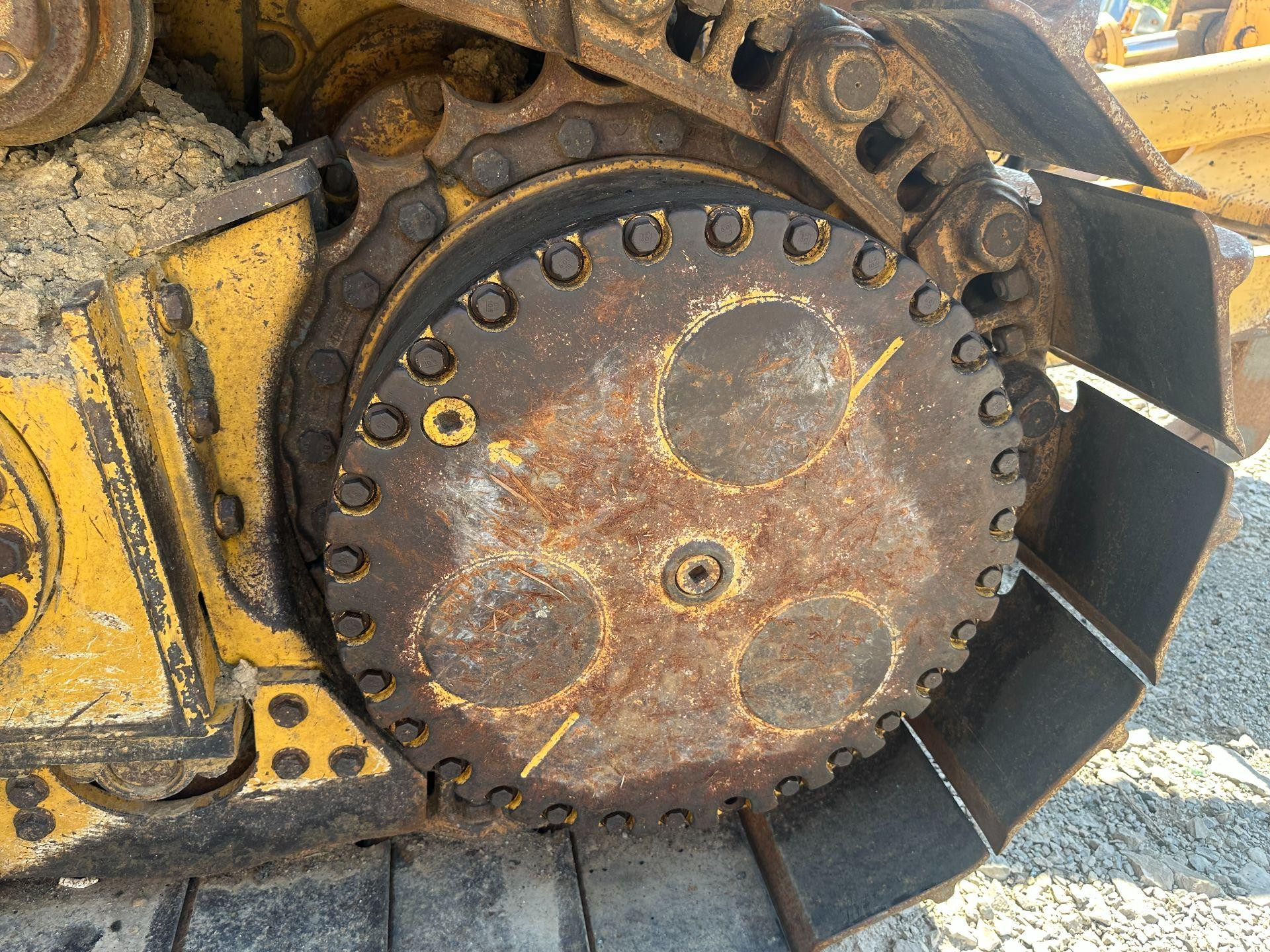 AT300905 | John Deere 750J Final Drive for Sale