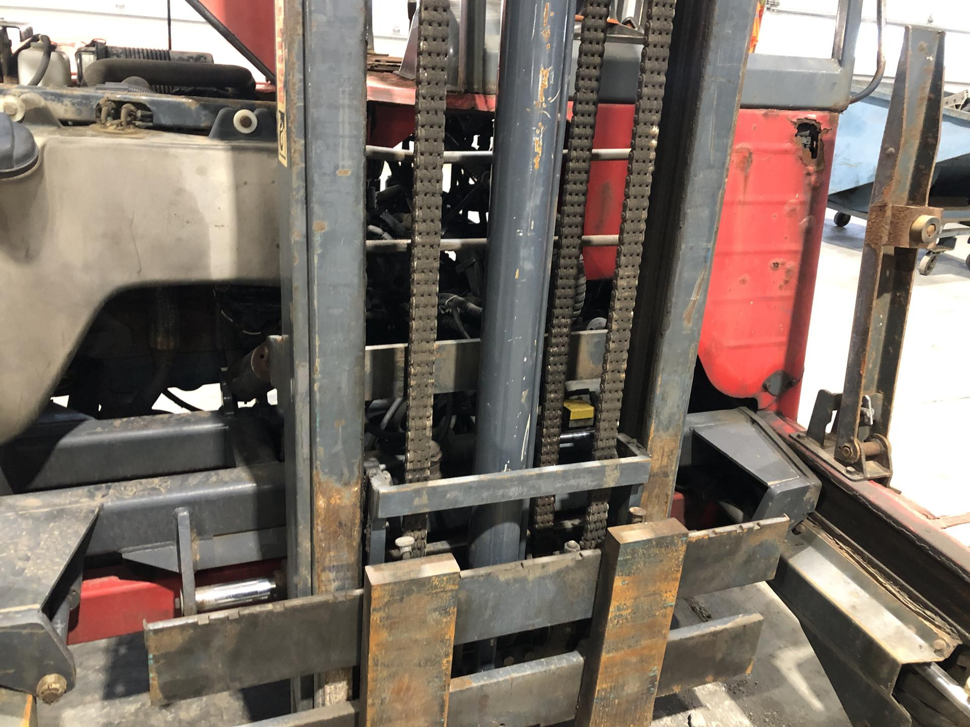 Moffett M55.4 Forklift, Chain for Sale