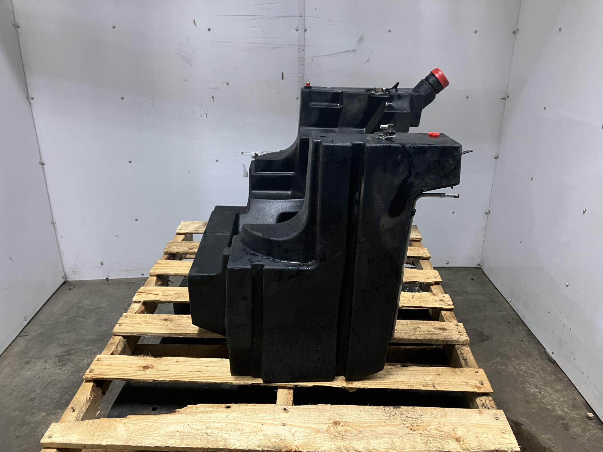 491-1057 | CAT 279D Fuel Tank for Sale