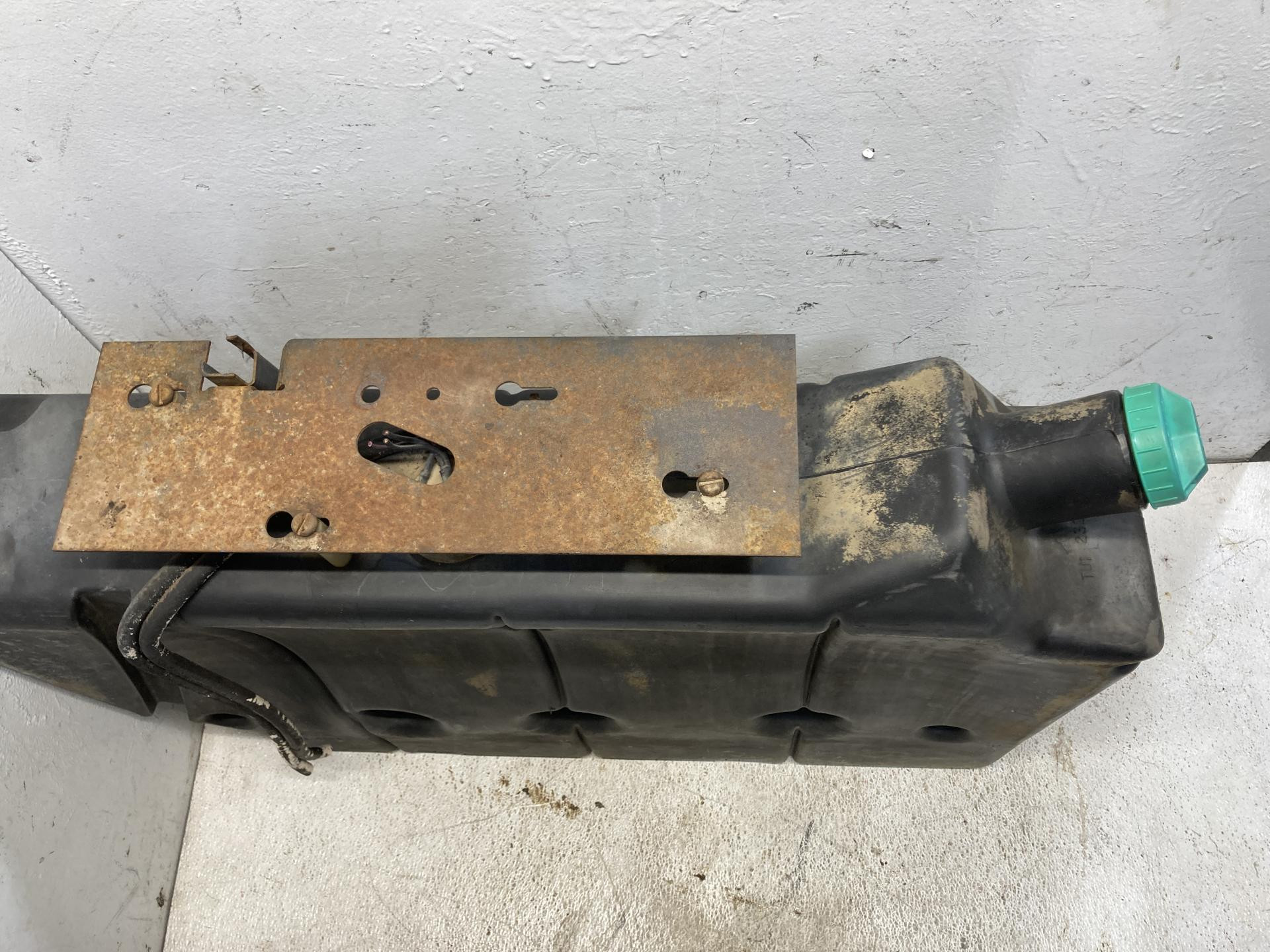 6567944 | Bobcat 843 Fuel Tank for Sale