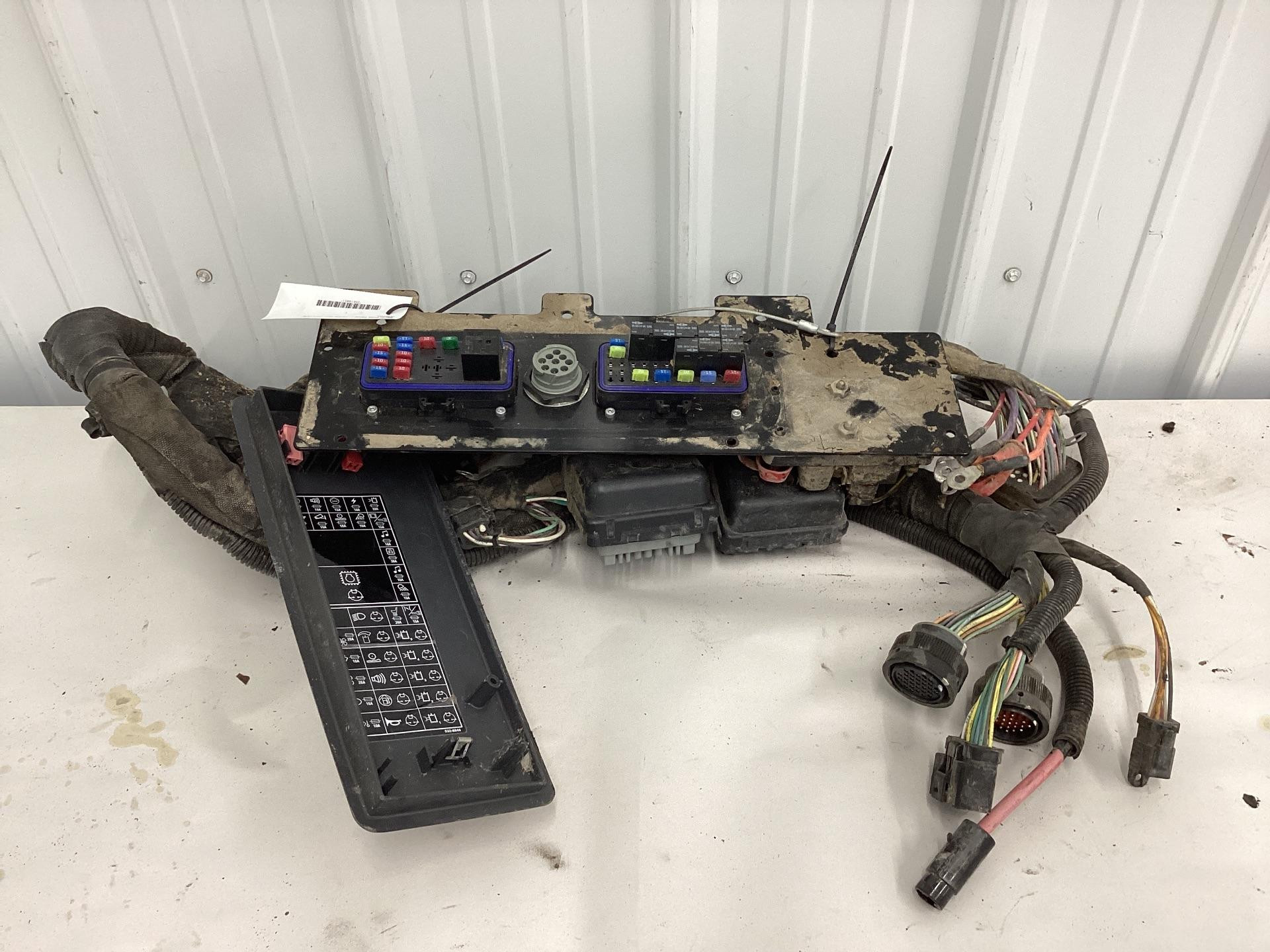 CAT 242D3 Equip Fuse Panel for Sale