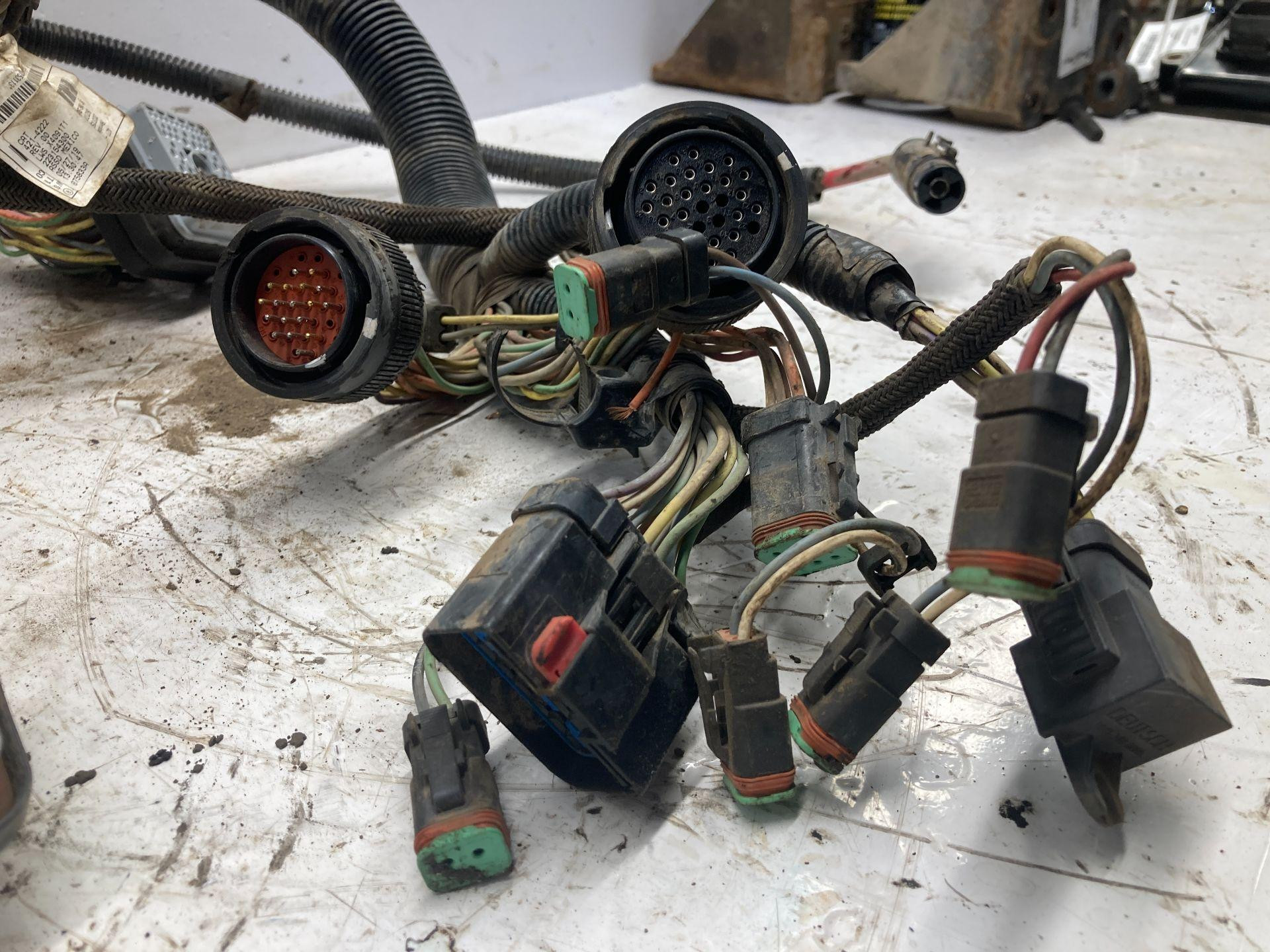 CAT 279D Equip Fuse Panel for Sale