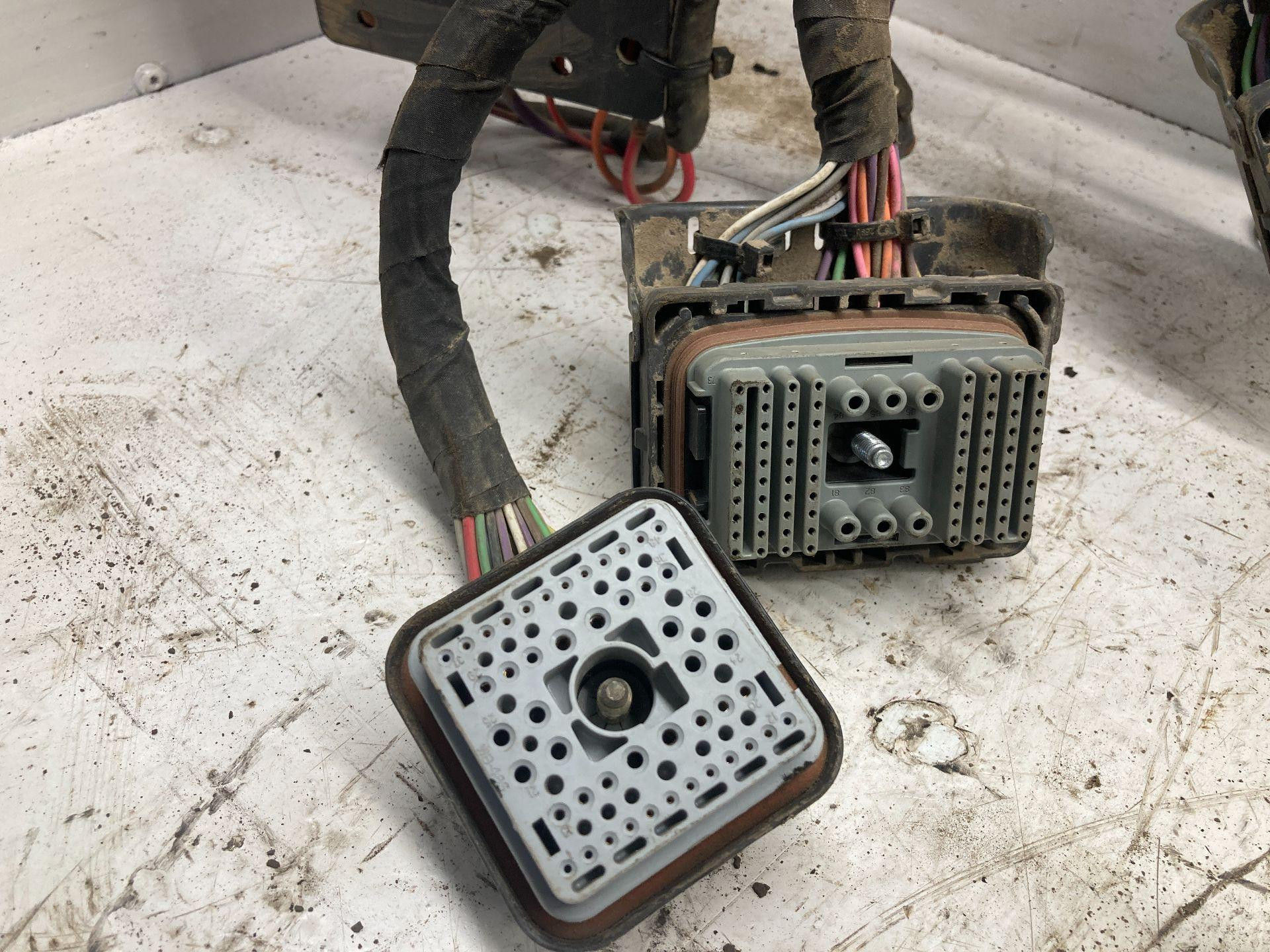 383-6243 | CAT 279D Equip Fuse Panel for Sale