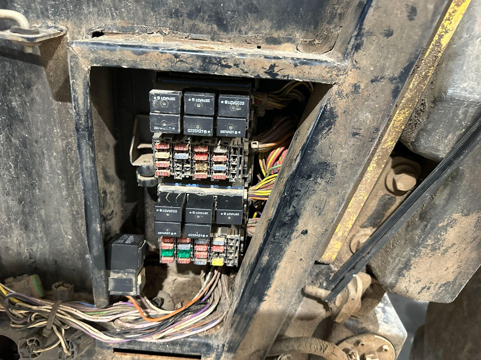 CAT TH220B Equip Fuse Panel for Sale