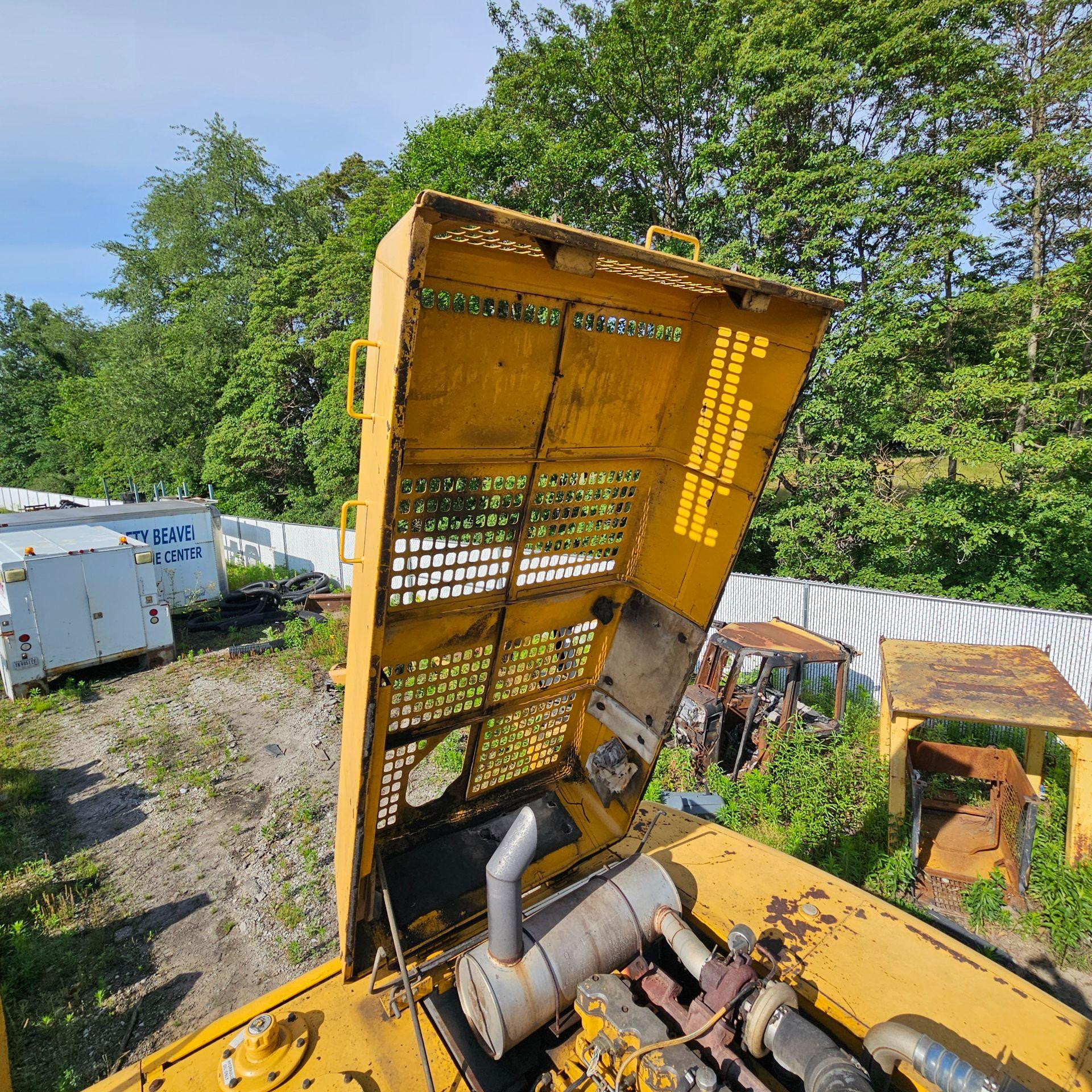 5008156 | John Deere 330C LC Hood for Sale