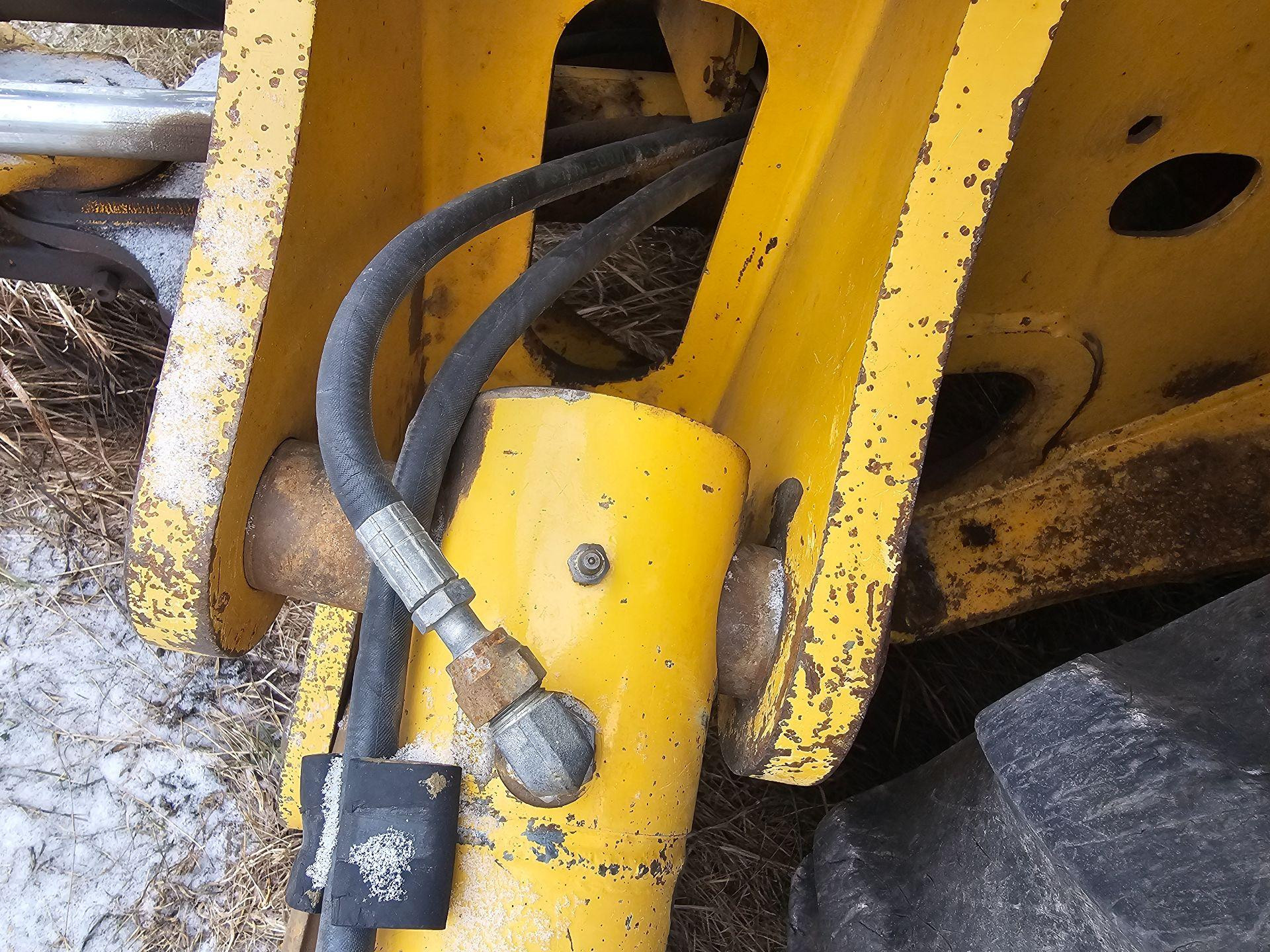 AH210902 | John Deere 310SG Hydraulic Cylinder for Sale