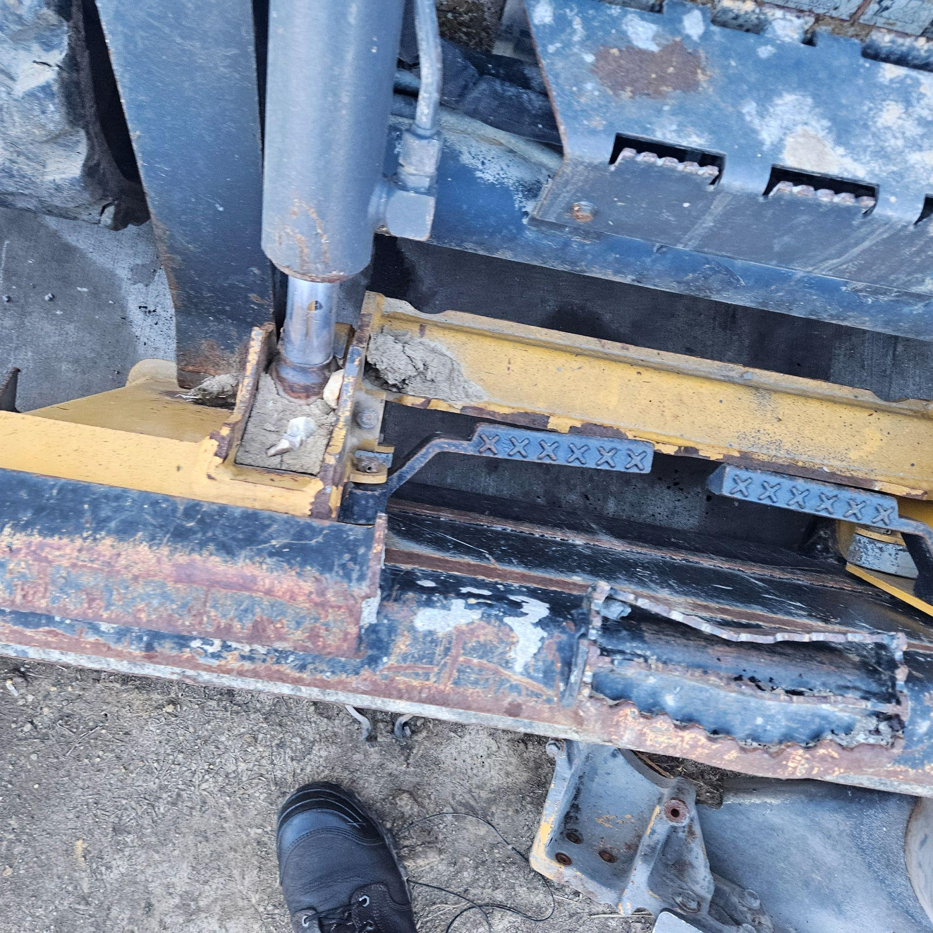 John Deere 323D Hydraulic Cylinder for Sale