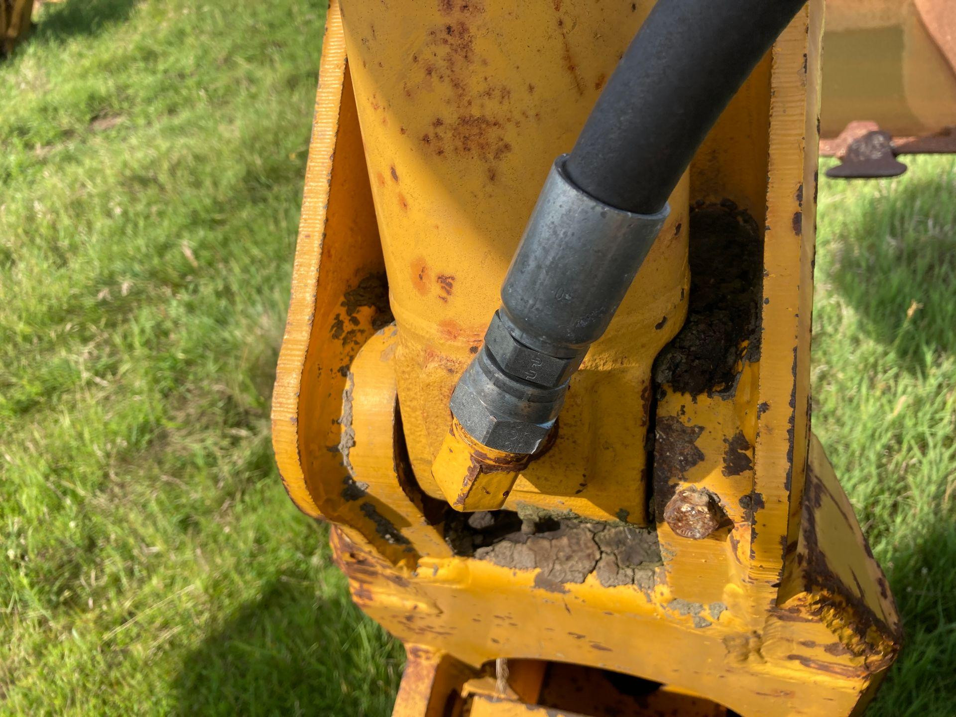 AR101997 | John Deere 410B Hydraulic Cylinder for Sale