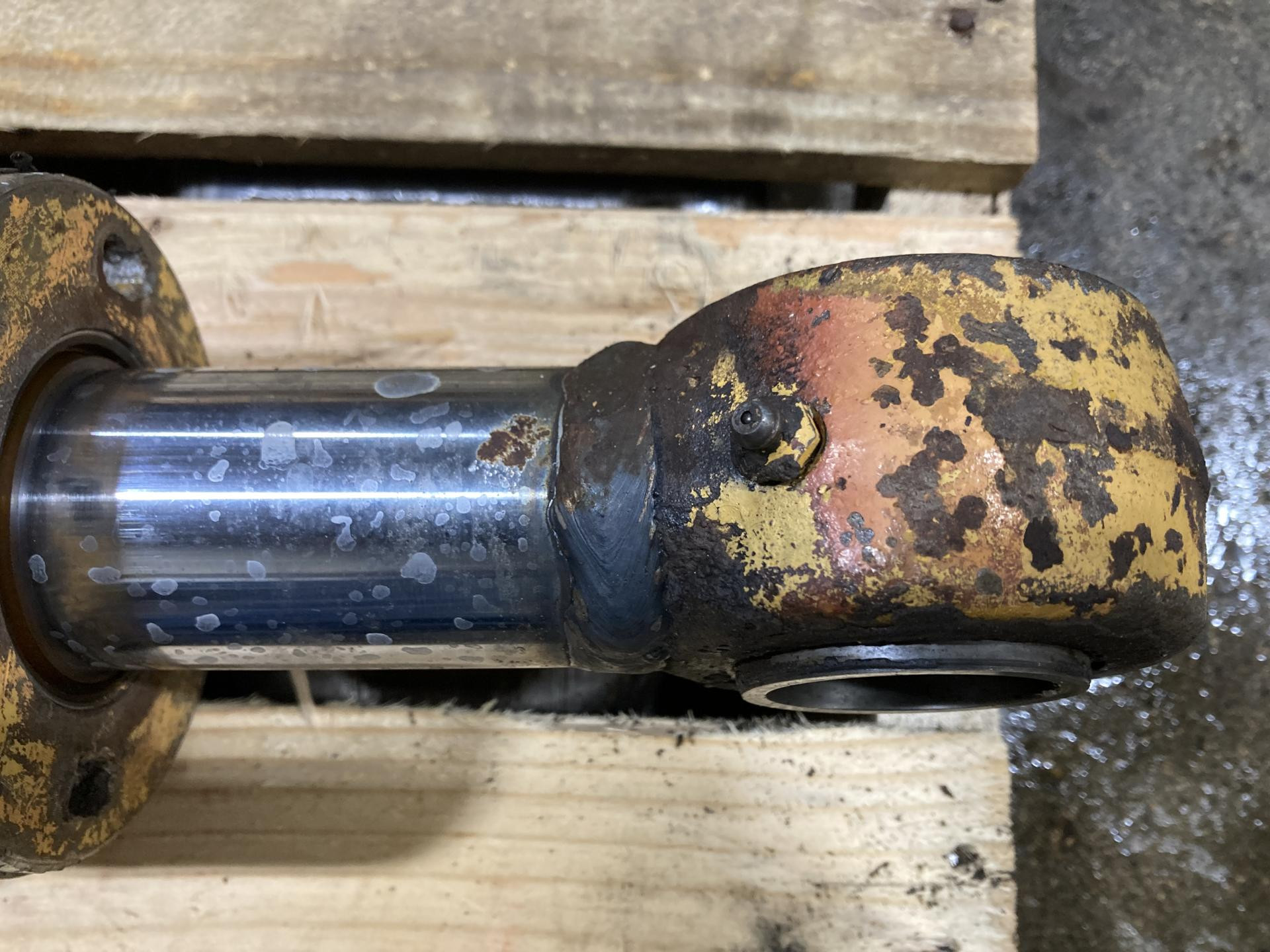 G100004 | Case 680E Hydraulic Cylinder for Sale