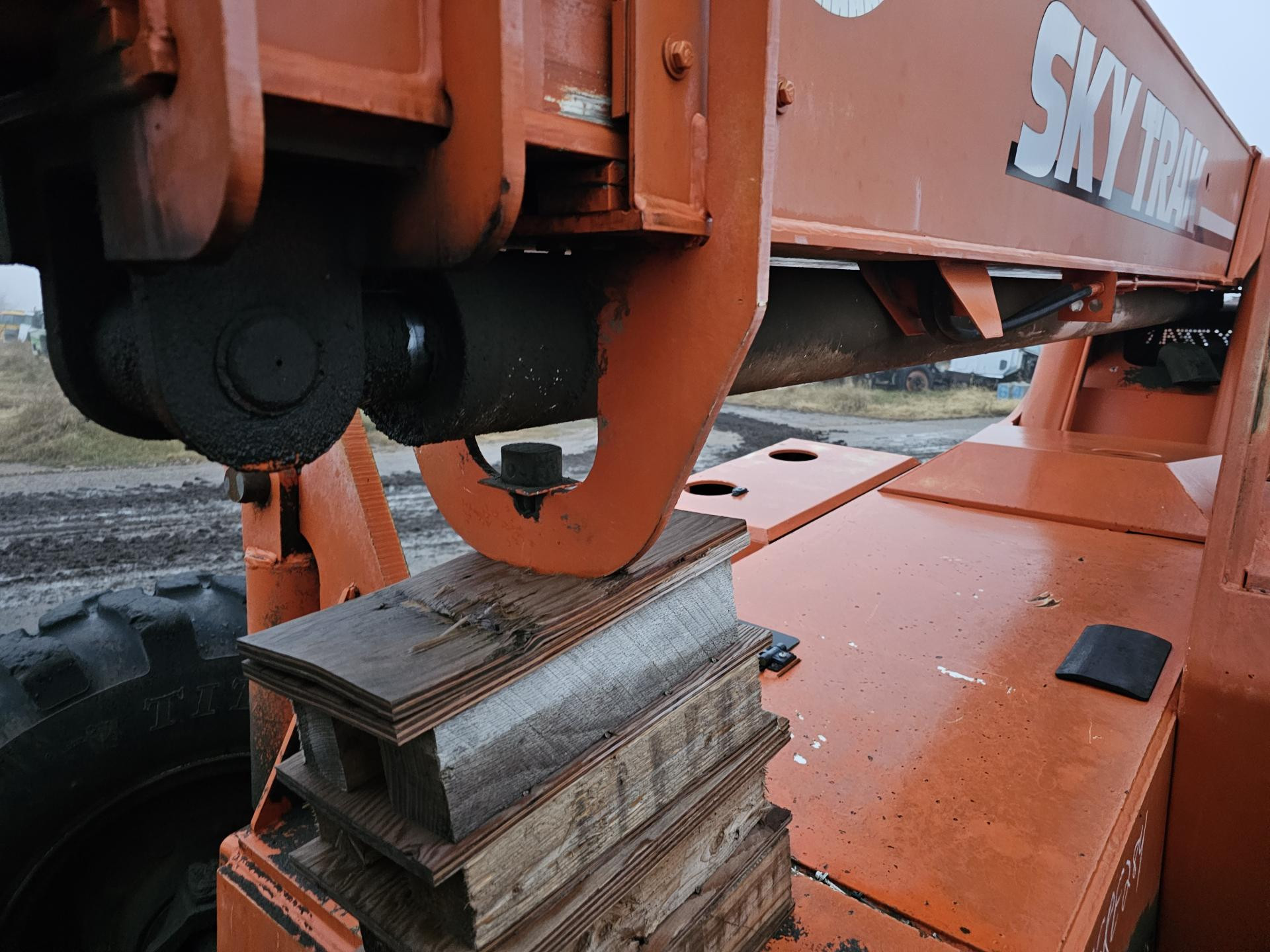 2716173 | Skytrak 8042 Hydraulic Cylinder for Sale