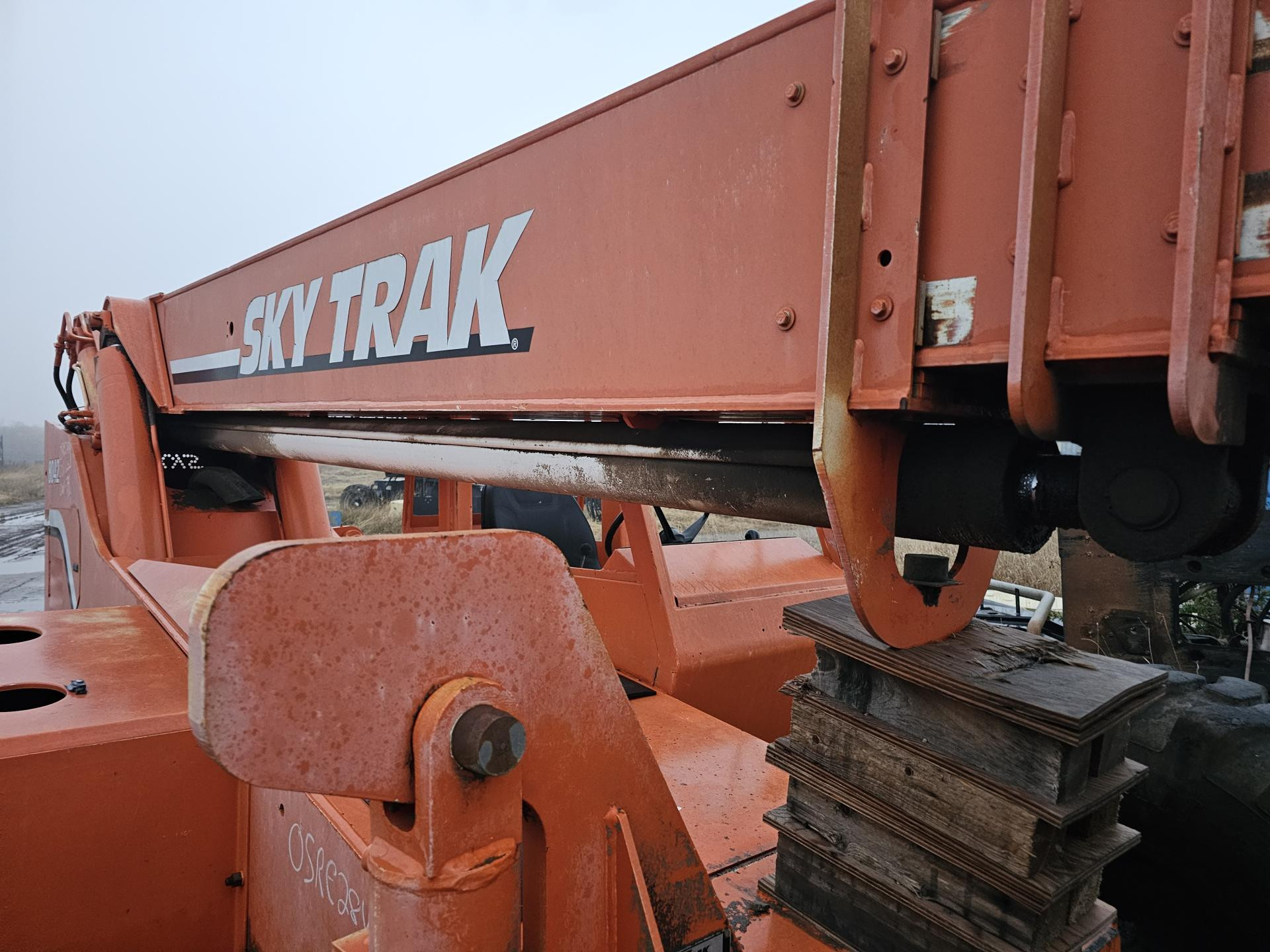 2716173 | Skytrak 8042 Hydraulic Cylinder for Sale