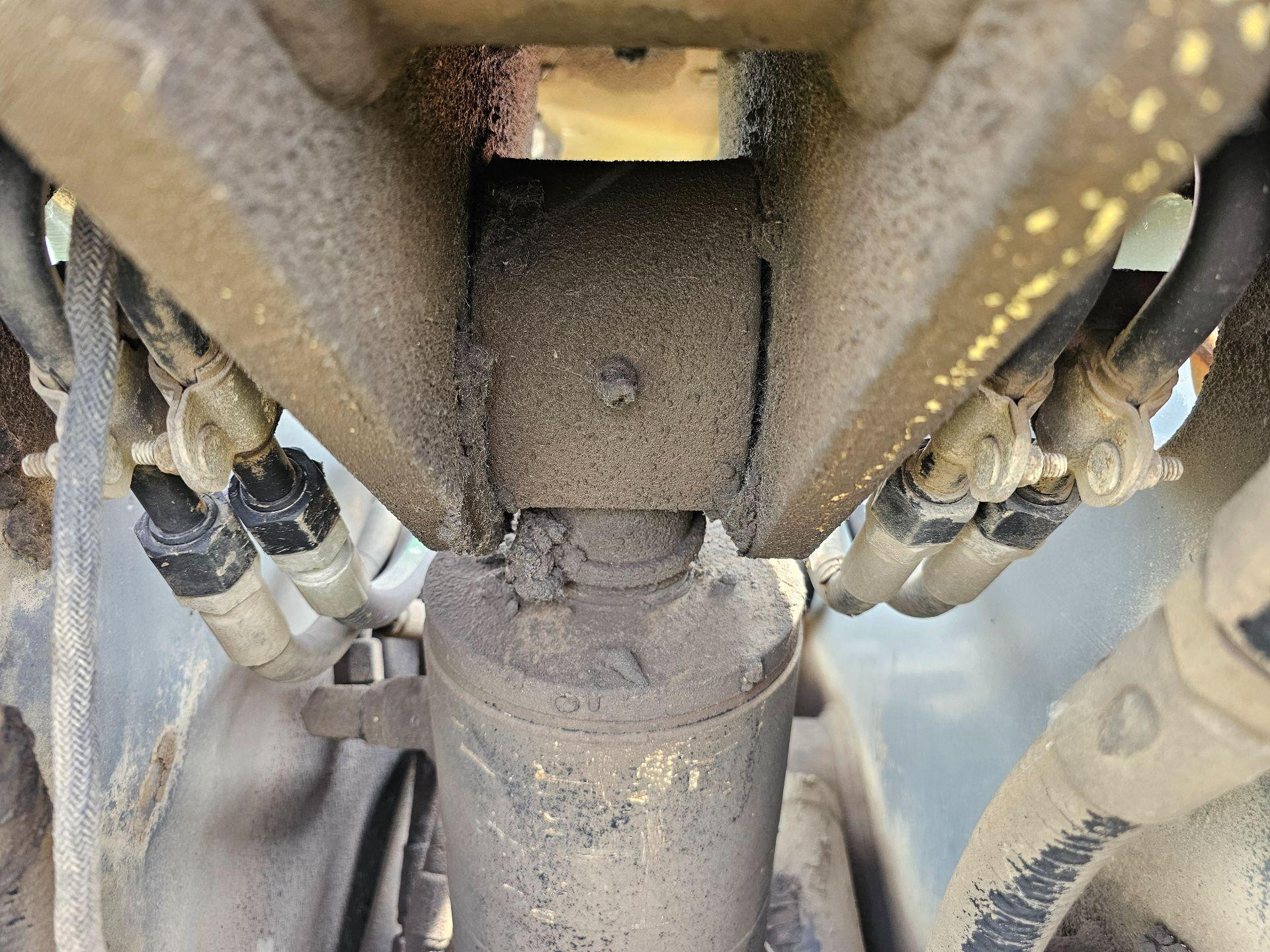 91513272 | JLG G9-43A Hydraulic Cylinder for Sale