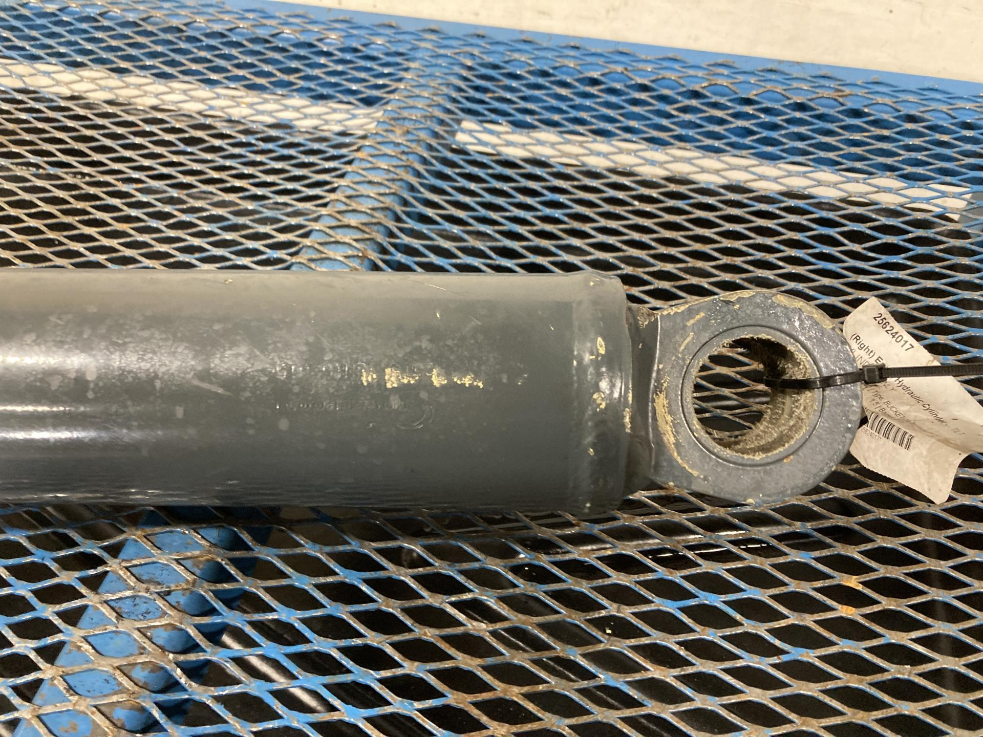 50351440 | Gehl R165 Hydraulic Cylinder for Sale