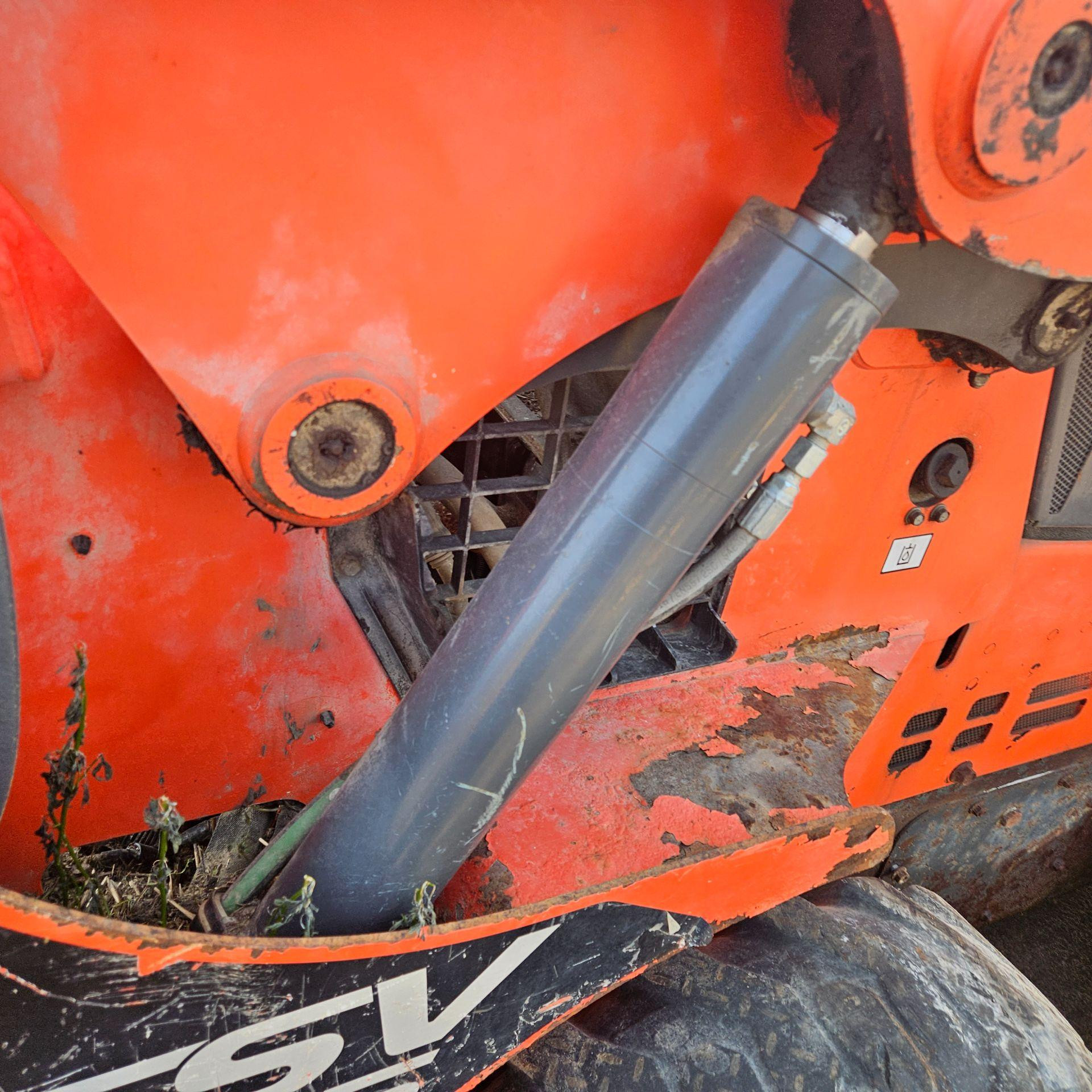 V1411-73212 | Kubota SSV75 Hydraulic Cylinder for Sale