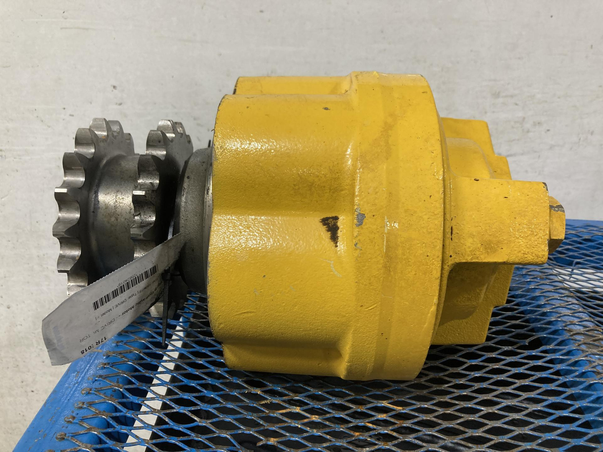 193673 | Gehl R165 Hydraulic Motor for Sale