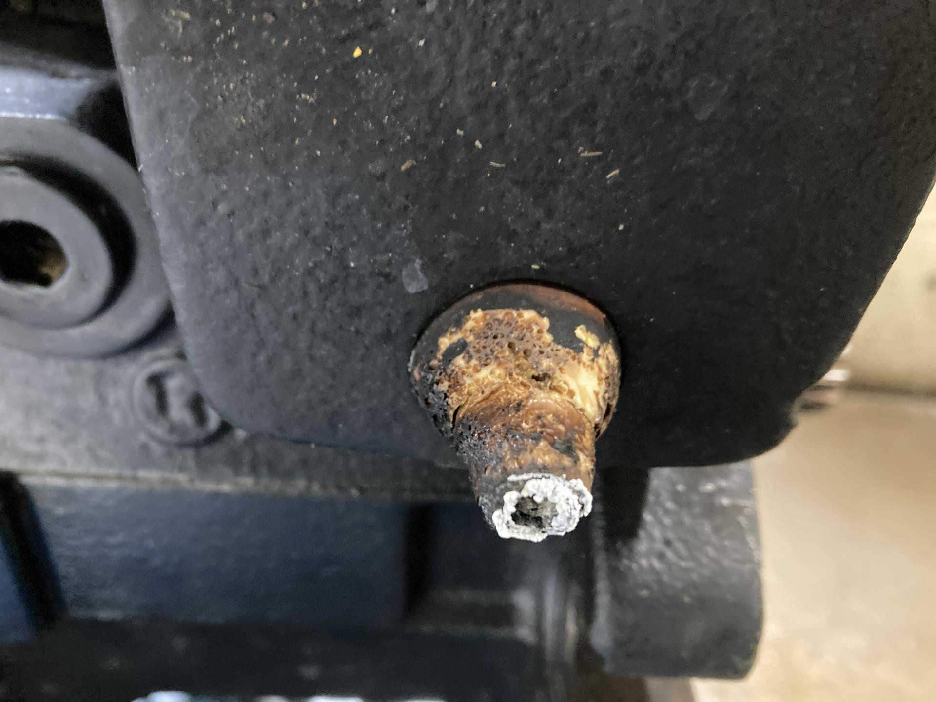 188073 | Gehl SL7810 Hydraulic Pump for Sale