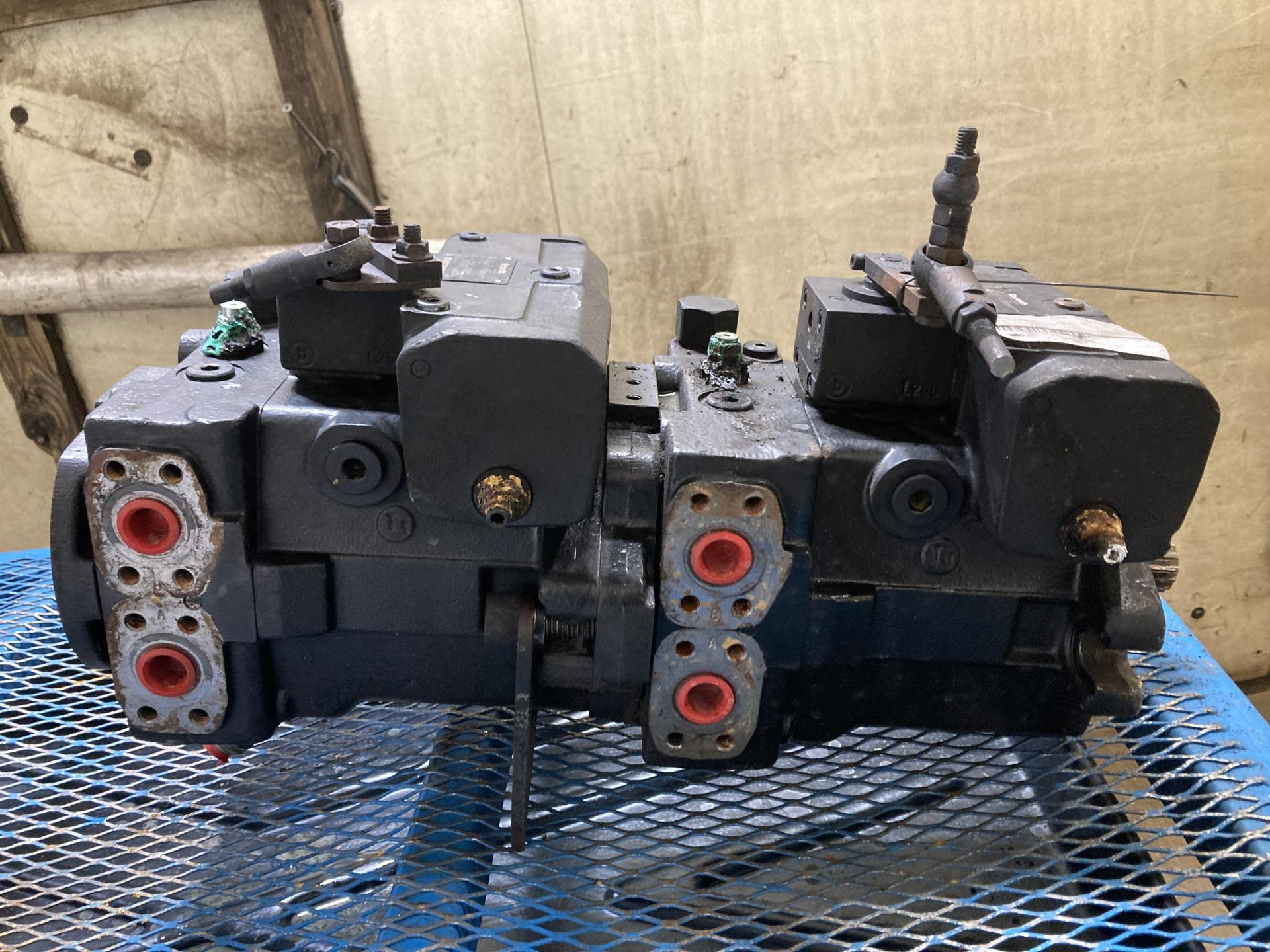 188073 | Gehl SL7810 Hydraulic Pump for Sale