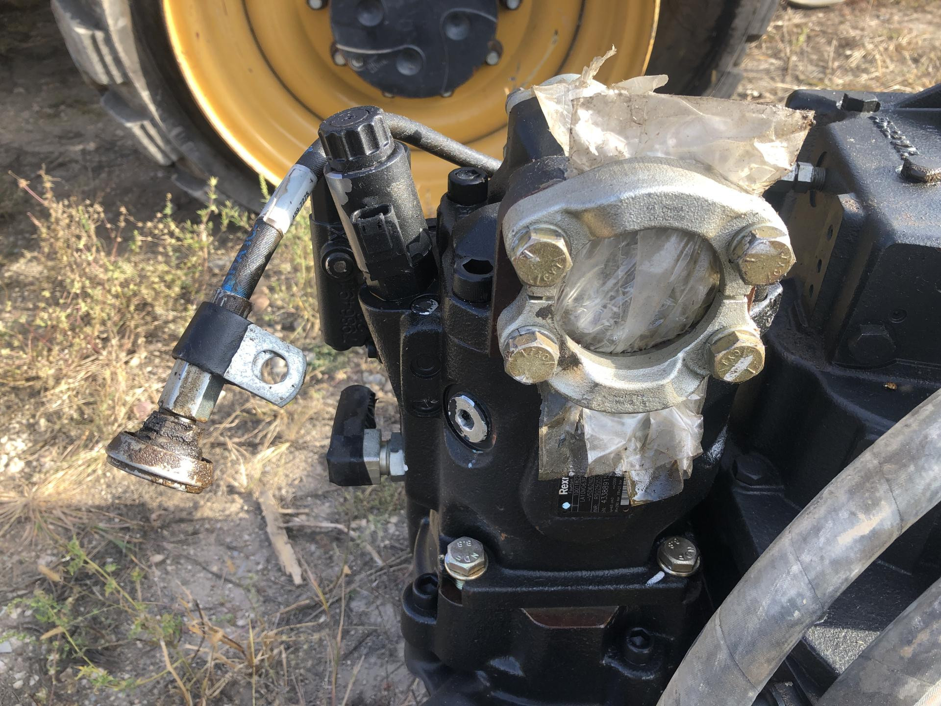 472-7851 | CAT TL1055 Hydraulic Pump for Sale