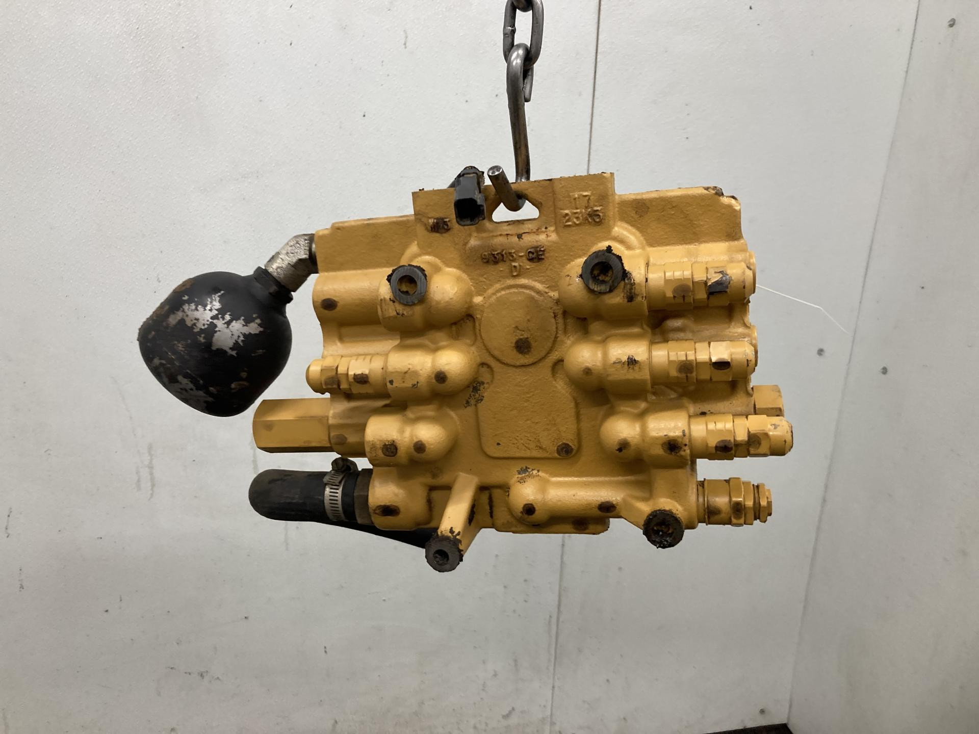 216-6167 | CAT 247B3 Hydraulic Valve for Sale