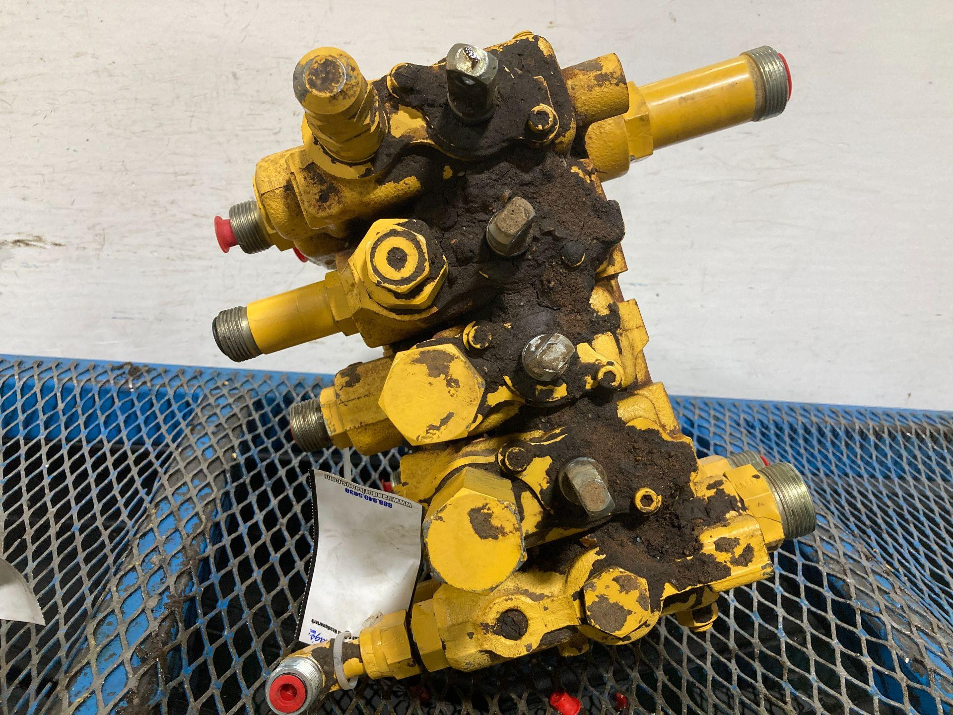 At300583 John Deere 310sg Hydraulic Valve For Sale