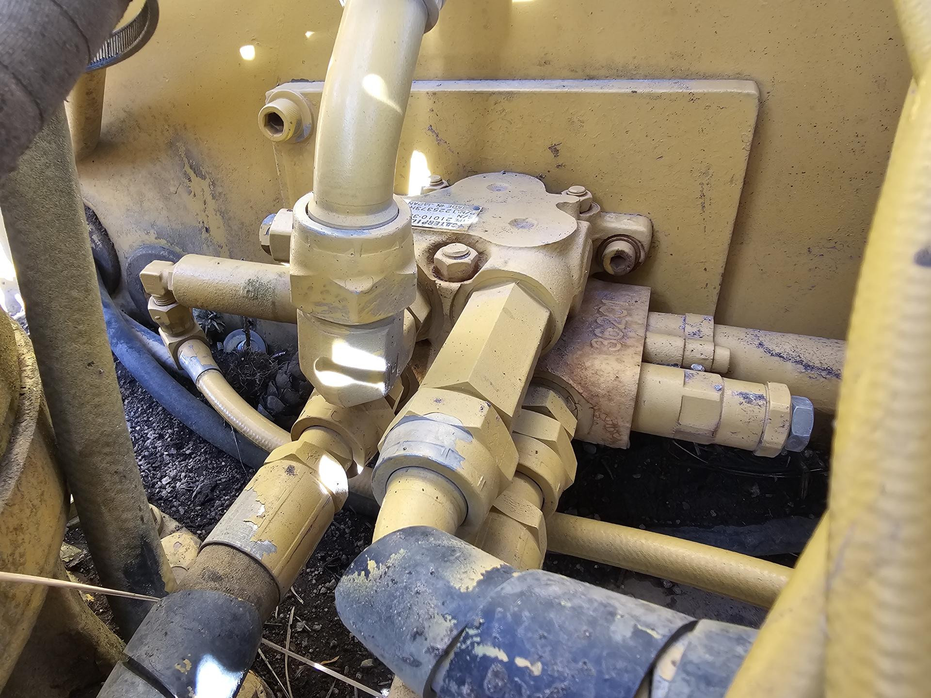 122-5373 | CAT 312BL Hydraulic Valve for Sale